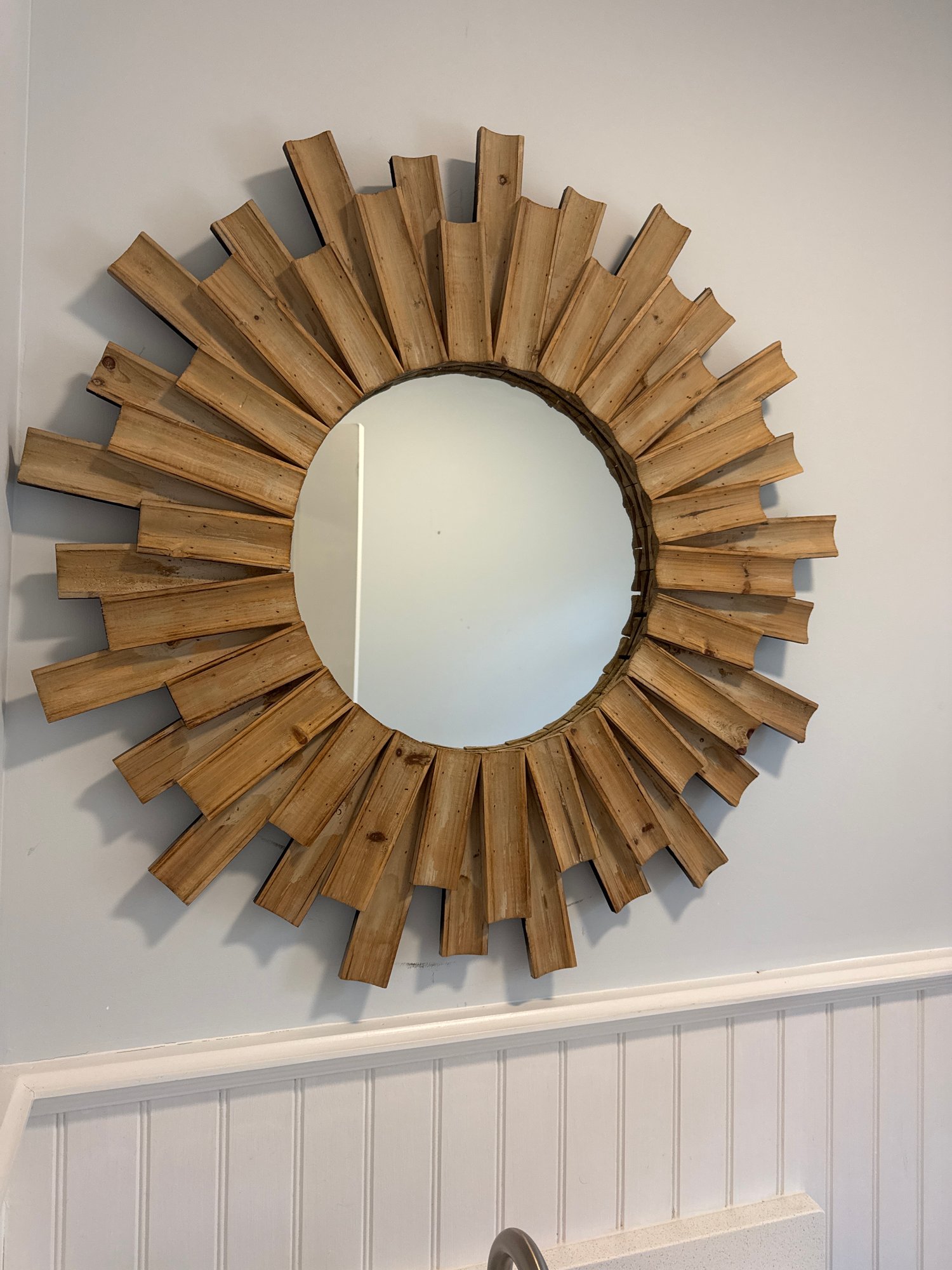 Decorative Wood Sunburst Round Mirror #11091 | Auctionninja.com