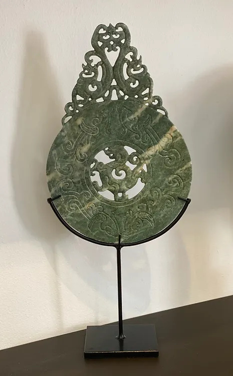 HAND CARVED JADE ON METAL STAND #6188 | Auctionninja.com