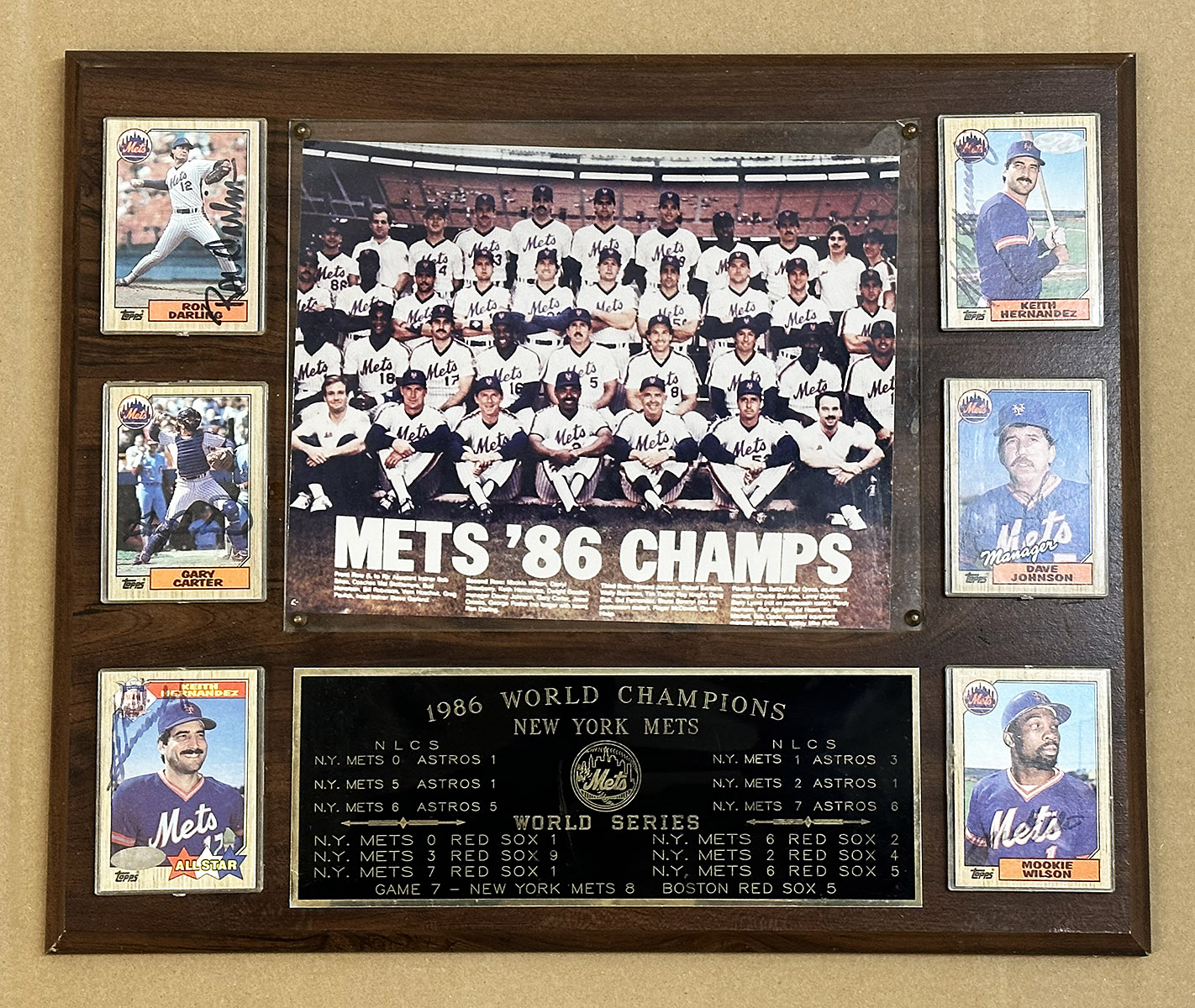 1986 NY Mets Champions Plaque With 6 - 1987 Topps Baseball Cards (All ...