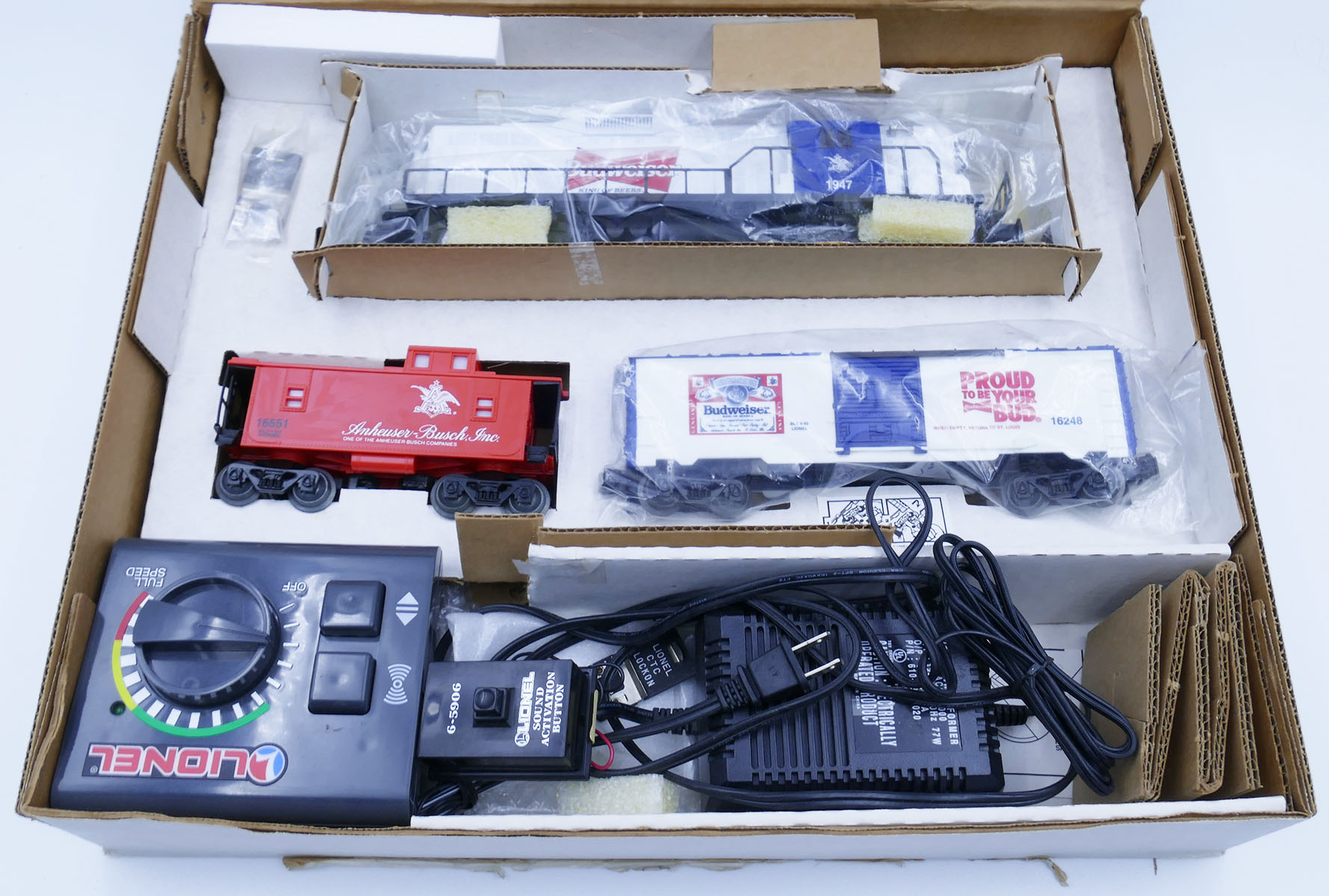 Lionel 11810 Anheuser Busch Budweiser Modern Era Promotional Train Set ...