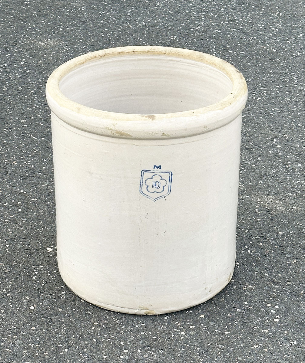 Vintage Nelson McCoy 10 Gallon Stoneware Crock #14701 | Auctionninja.com