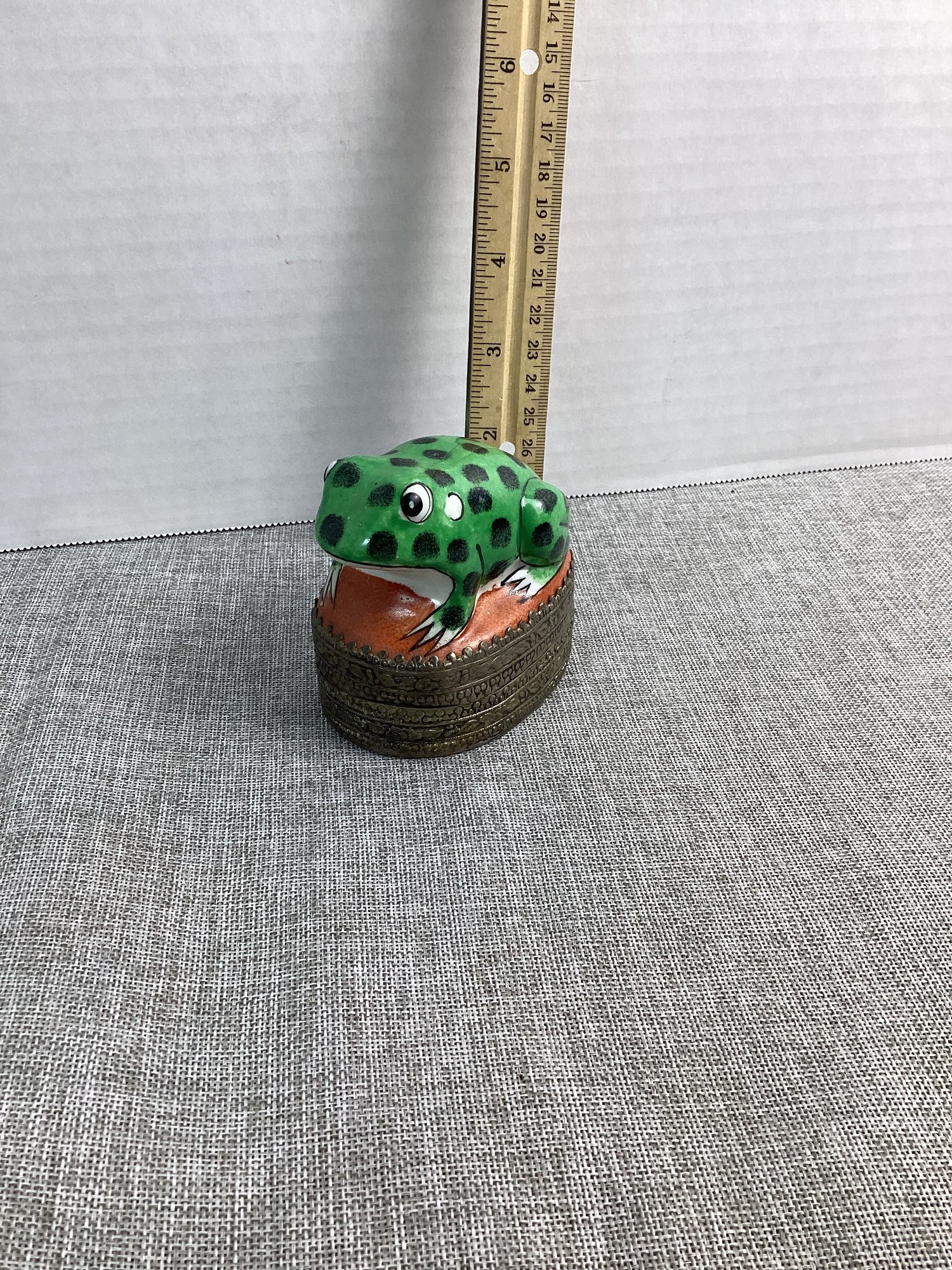 Vintage Ceramic And Metal Frog Trinket Box #3666 | Auctionninja.com