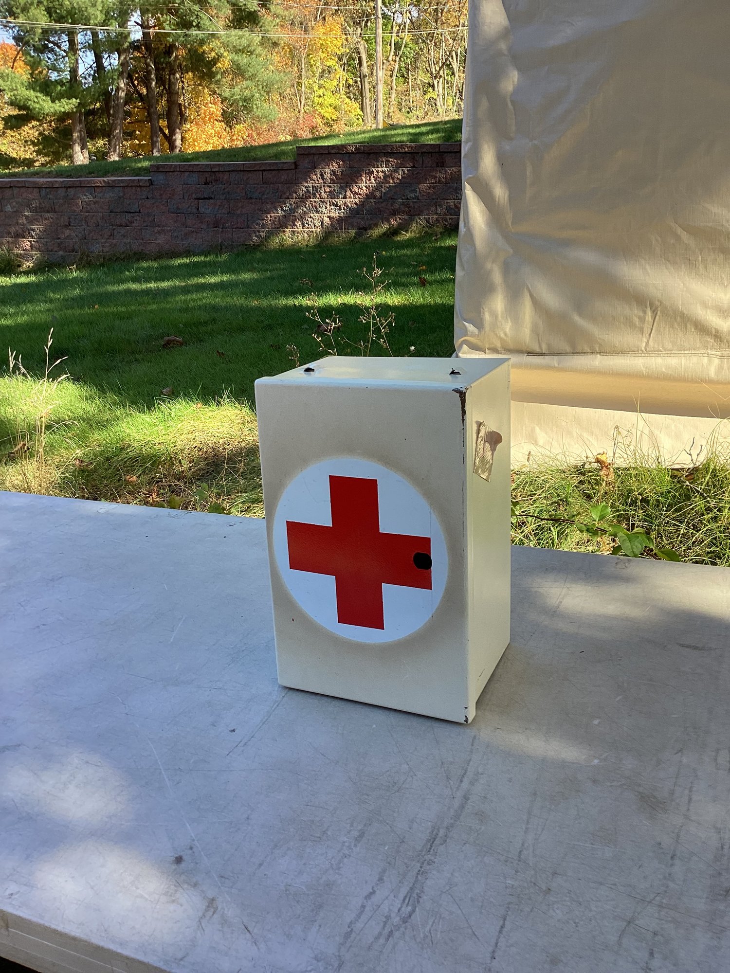 27, LOT #27, Vintage, Large, Metal First Aid Box, Wall Hanging #2586 ...