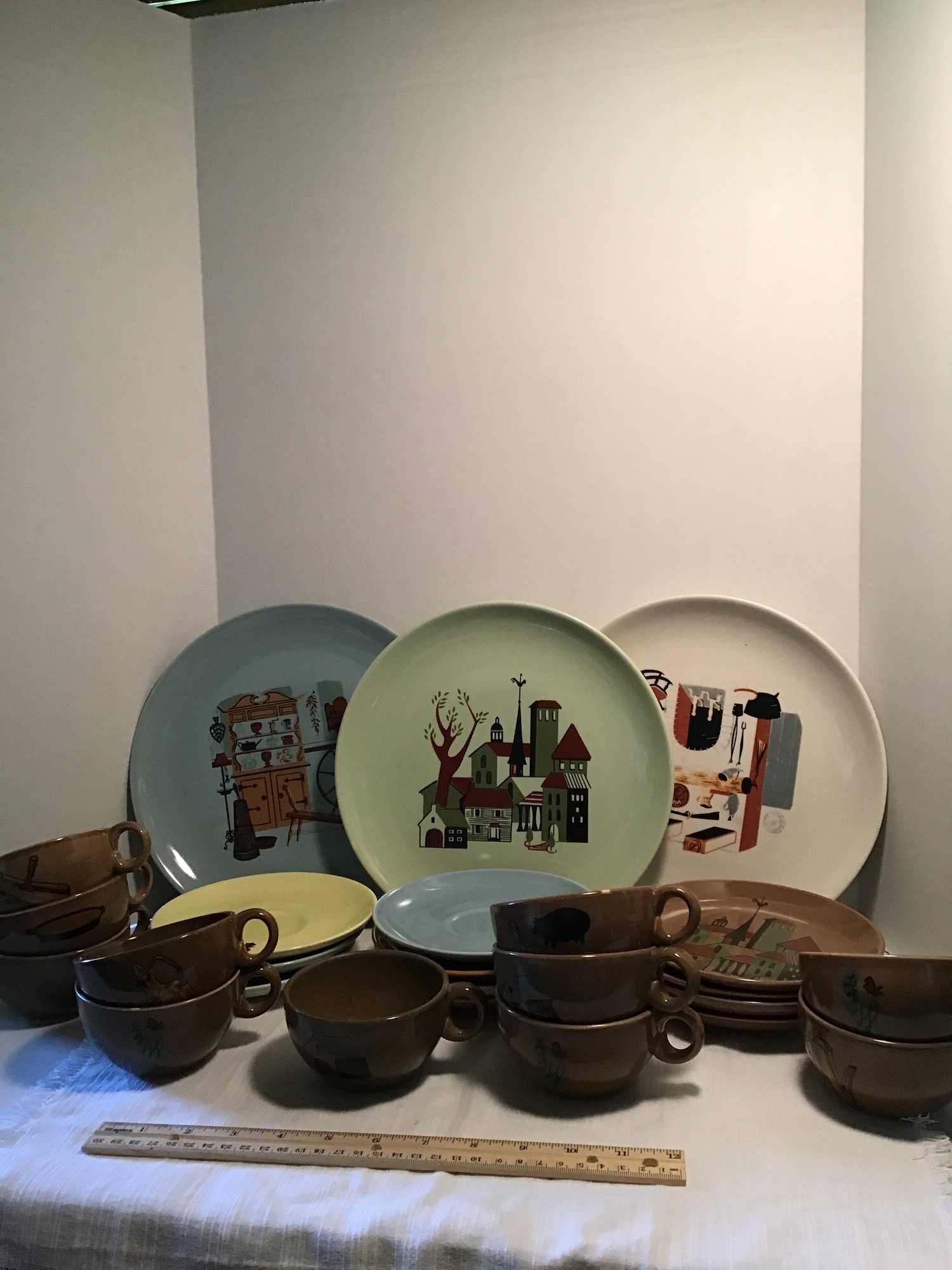 Mid-century Dinnerware, Russel Wright, Iriquois #1774 | Auctionninja.com