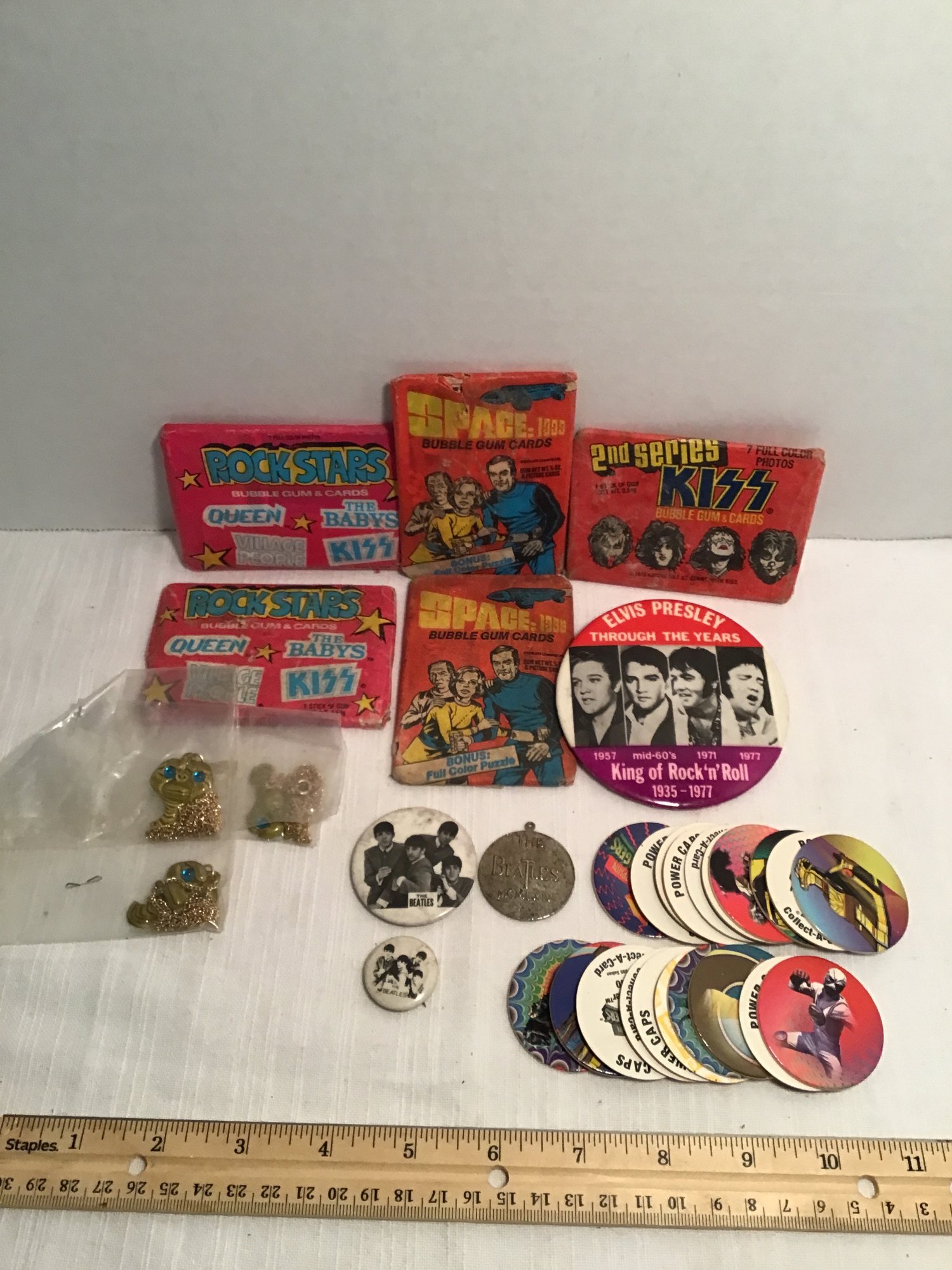 Vintage Entertainment Lot, Wax Packs, ET, Beatles, Elvis, Power Rangers ...
