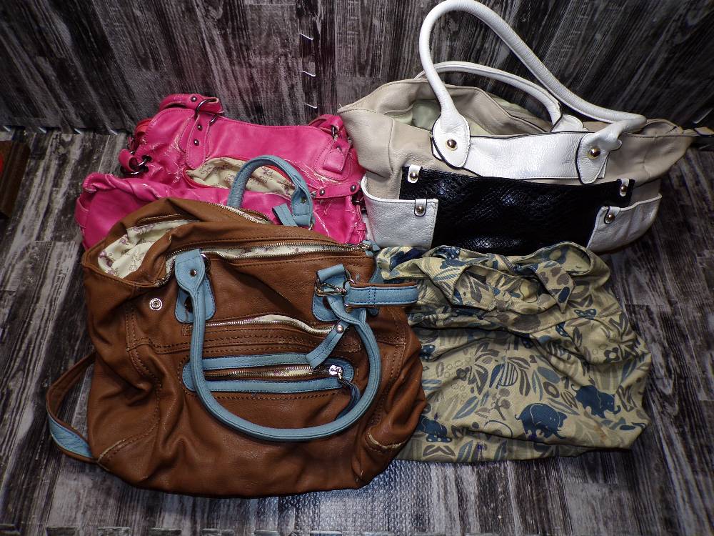 Women's Handbags (These ARE Lightly USED) #8358 | Auctionninja.com