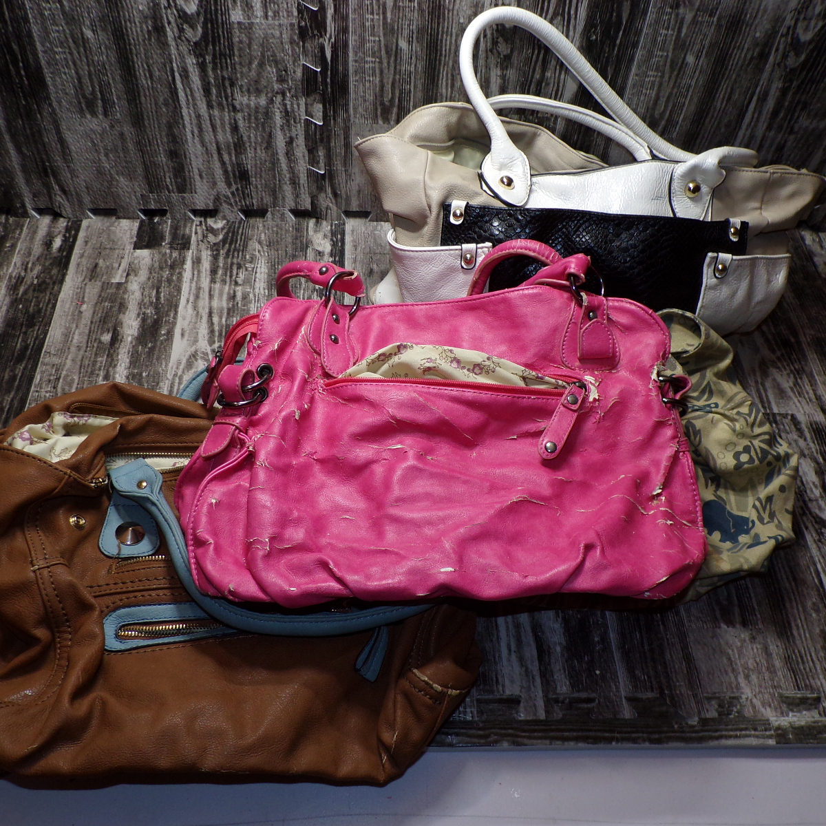 Women's Handbags (These ARE Lightly USED) #8358 | Auctionninja.com