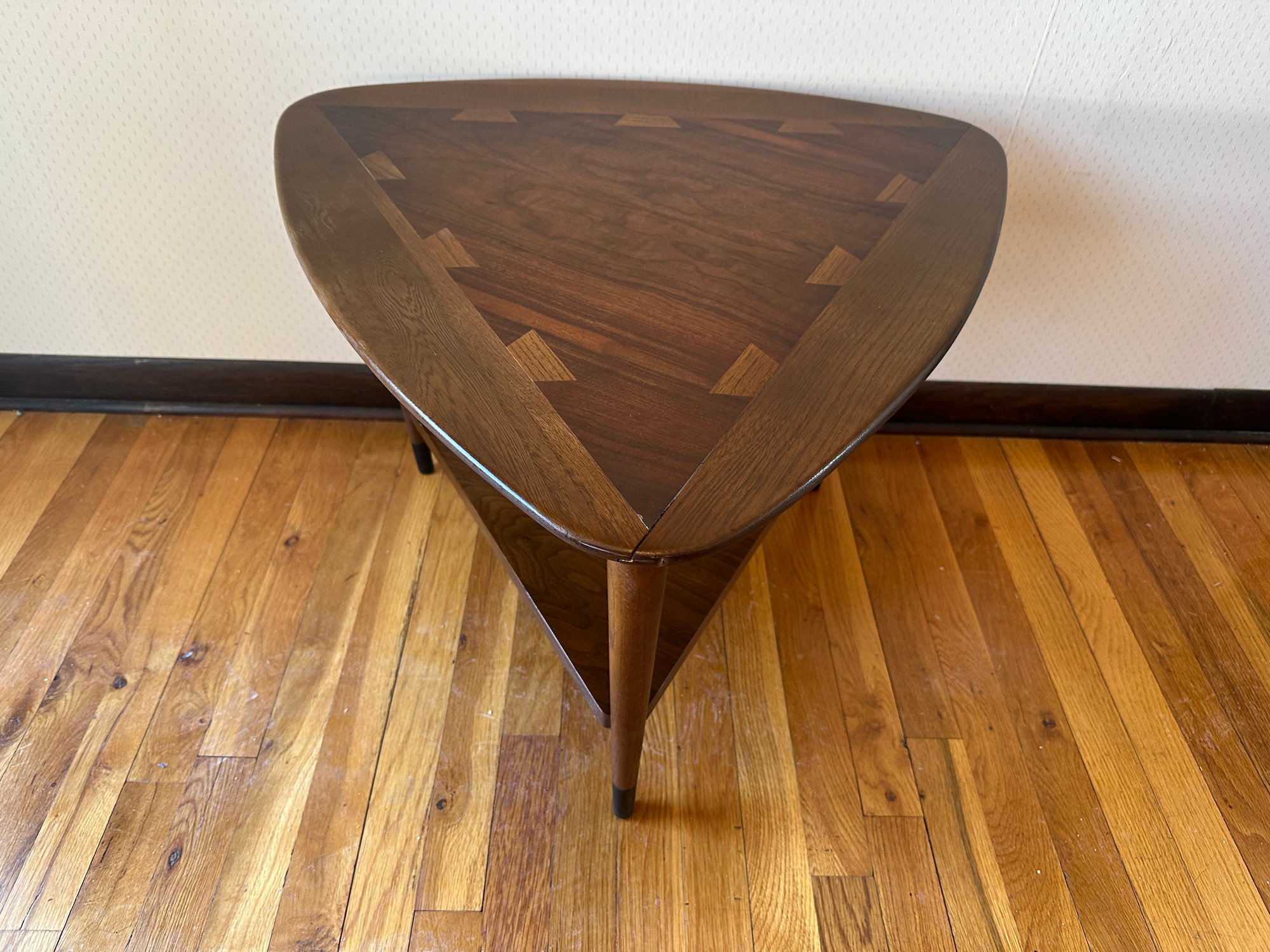 Mid-century Modern Lane Acclaim Wedge Table, 900-21 Guitar Pick Table ...