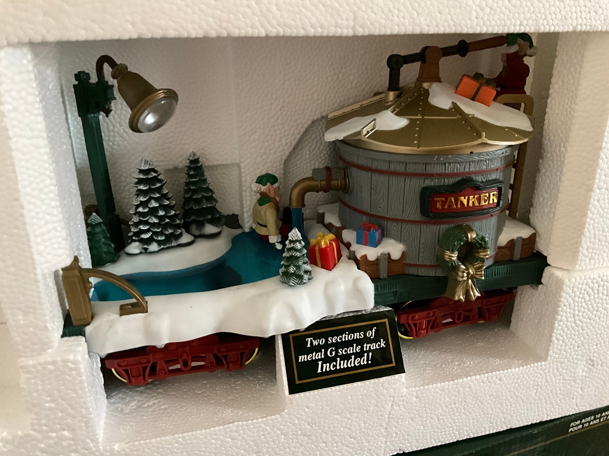 BRIGHT HOLIDAY EXPRESS ANIMATED WATER TANKER SKATING CAR TRAIN 384-2 ...