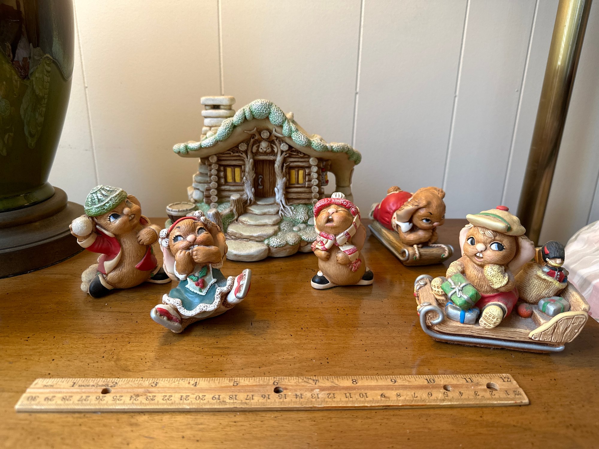 PenDelfin Christmas Cabin Figurine Collection With 5 Additional Bunny ...