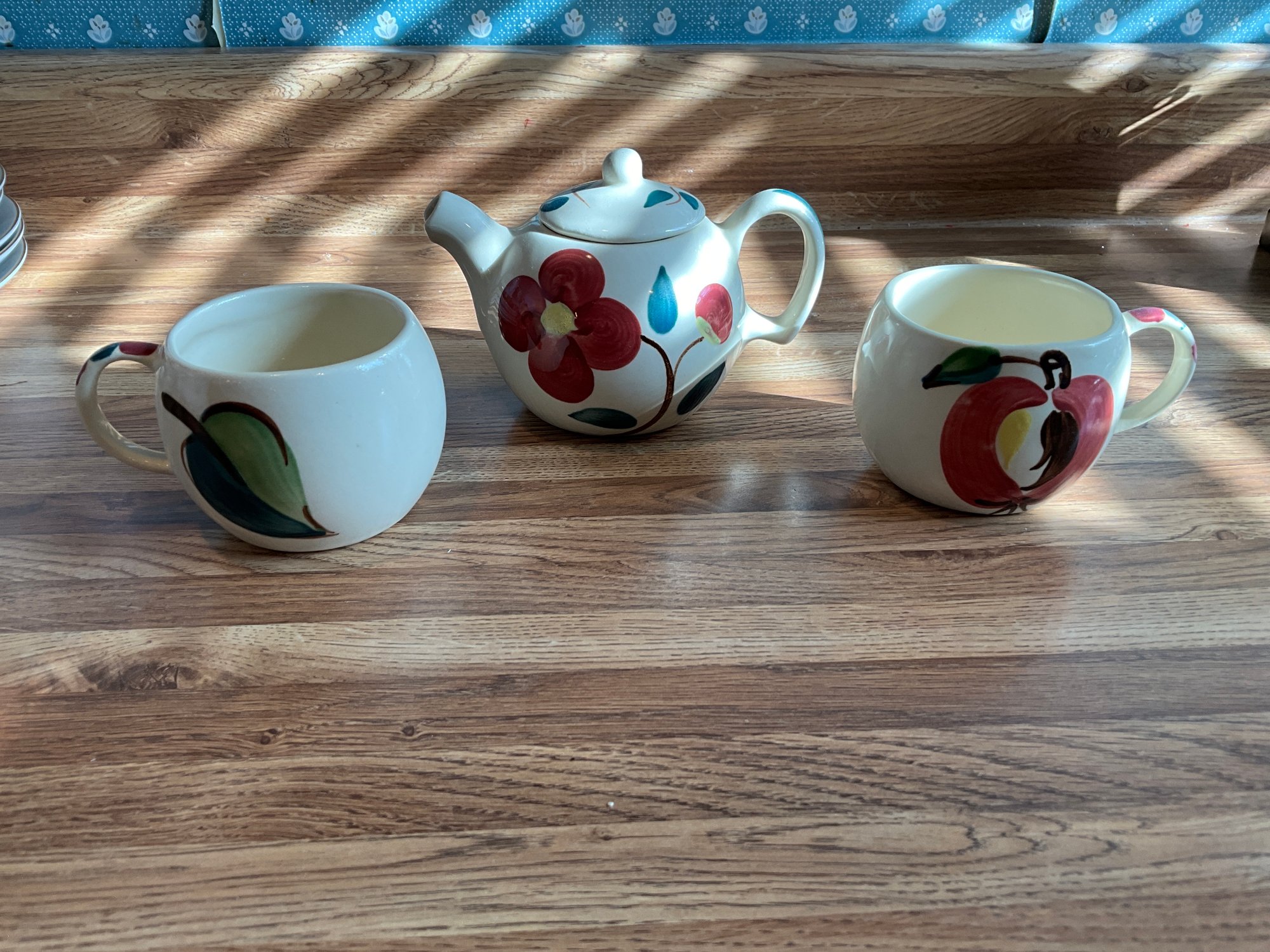 Vintage Purinton Small Teapot Mountain Rose With Two Apple Cups #33406 ...