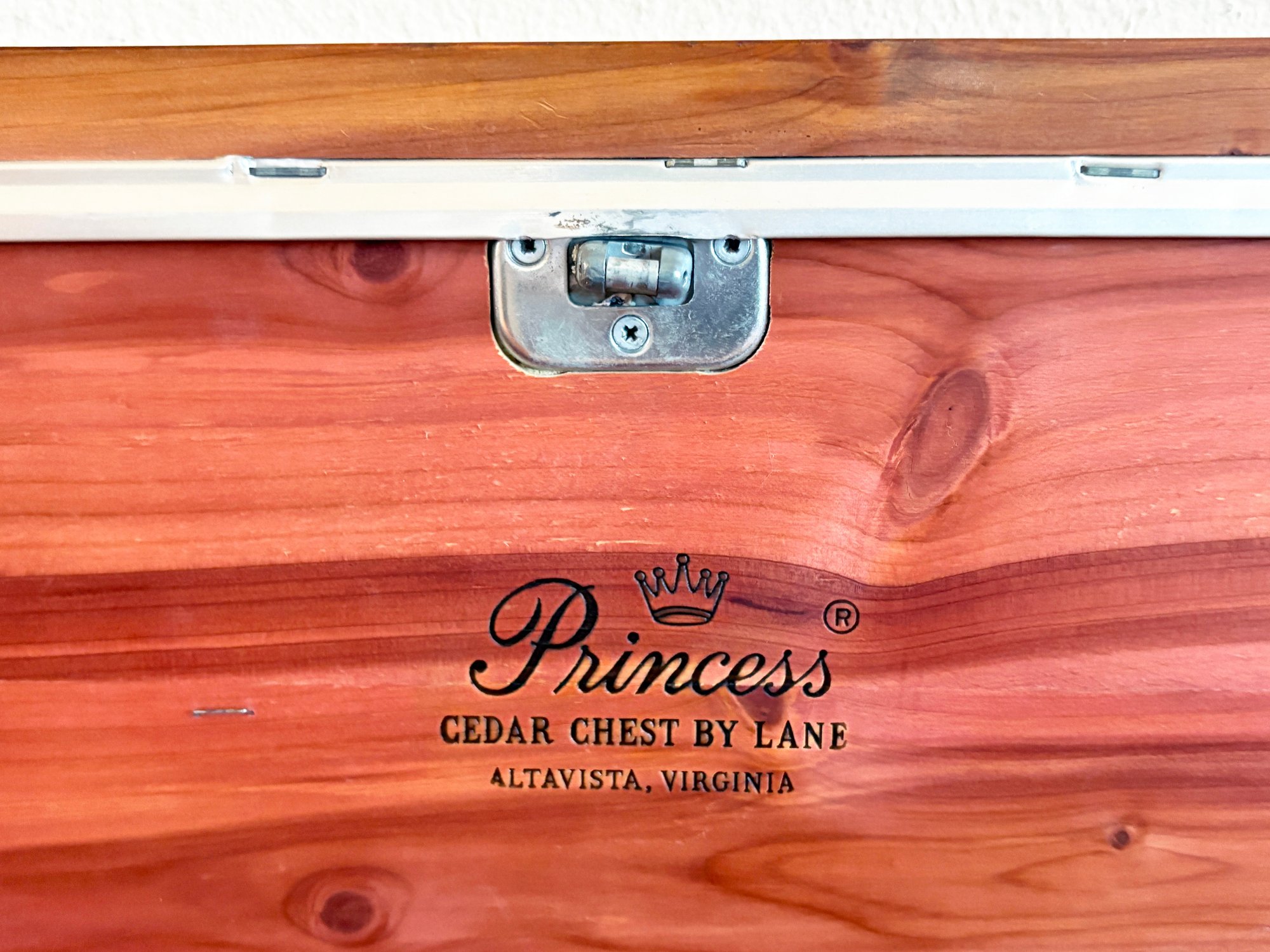 Vintage Lane Princess Mid Century Modern Cedar Wood Chest #37819 ...