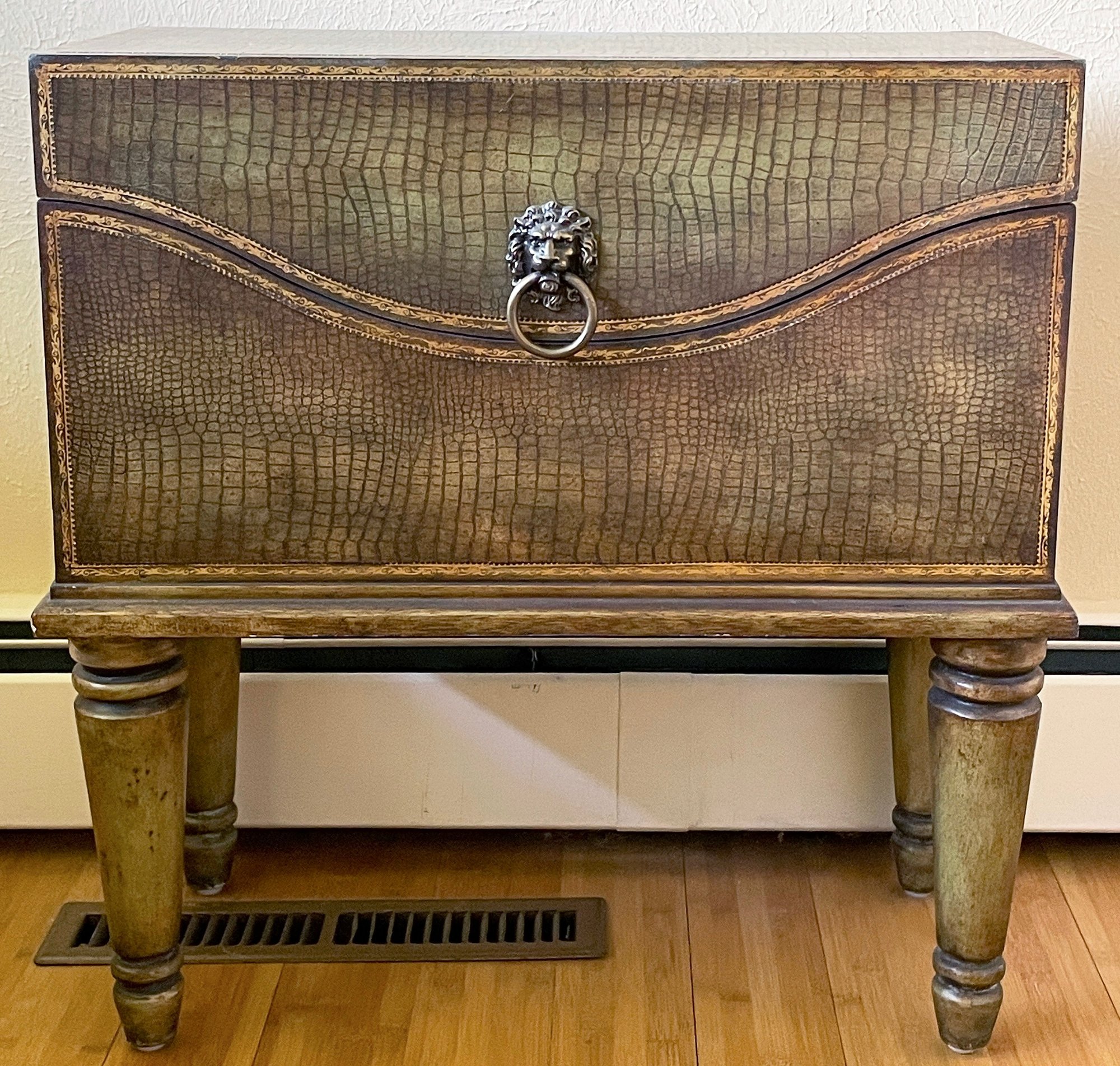 Alligator Skin Style Chest With Legs #33342 | Auctionninja.com