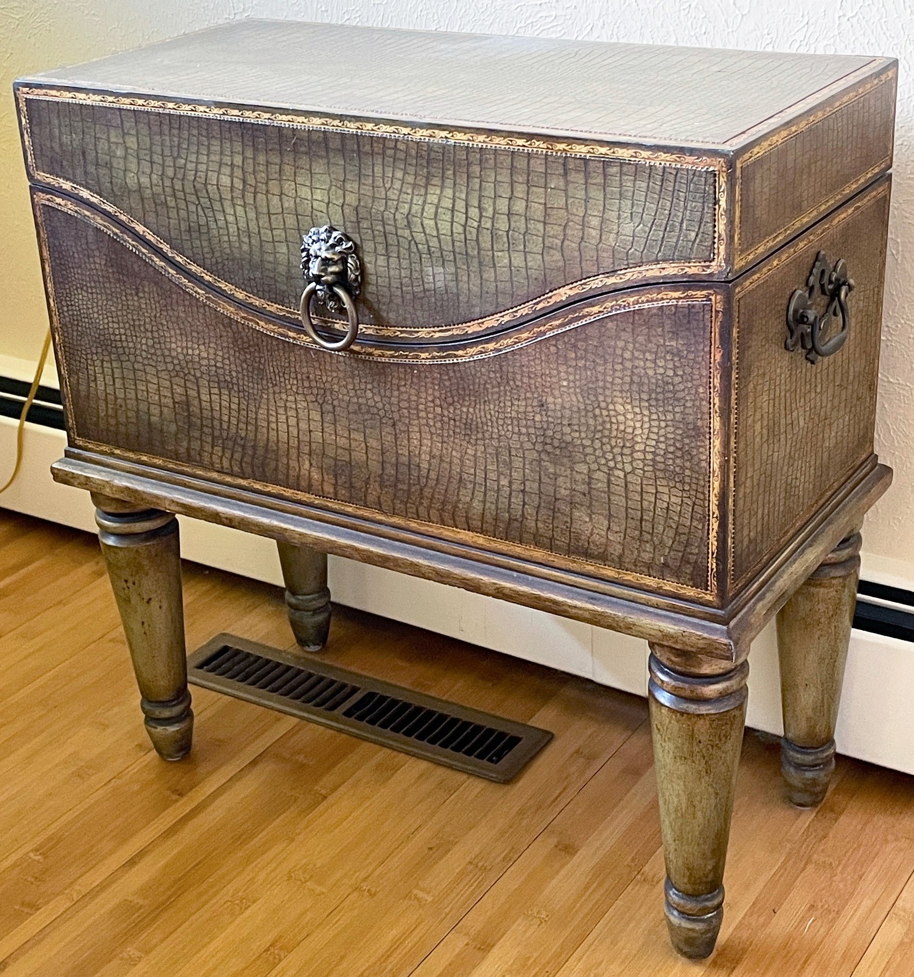 Alligator Skin Style Chest With Legs #33342 | Auctionninja.com