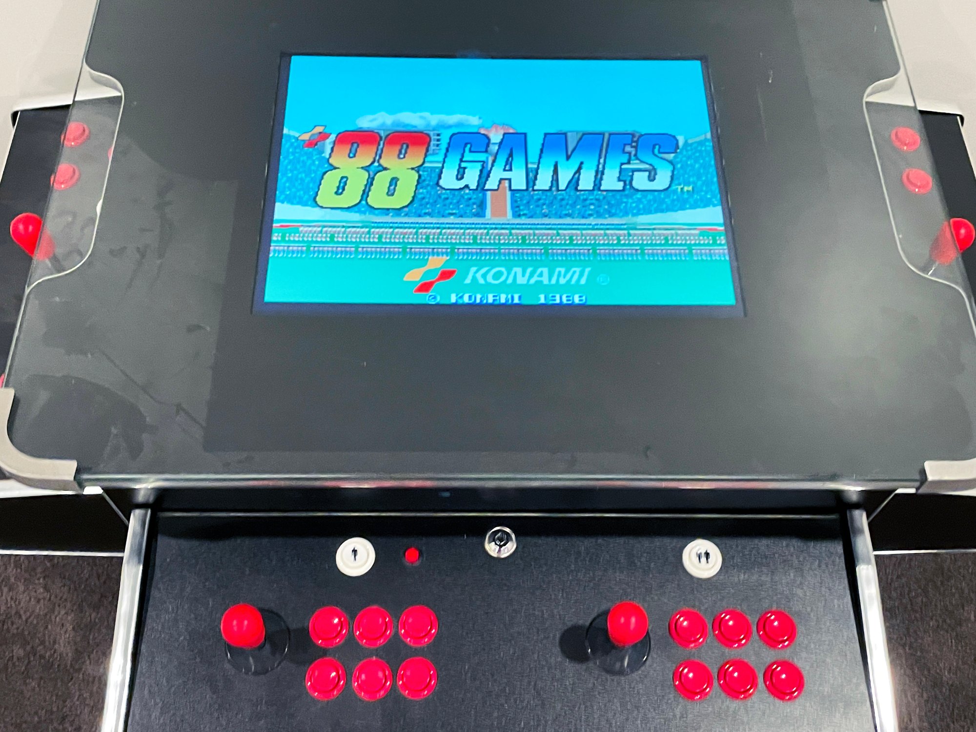 Konami Arcade Style Video Game Machine #30031 | Auctionninja.com