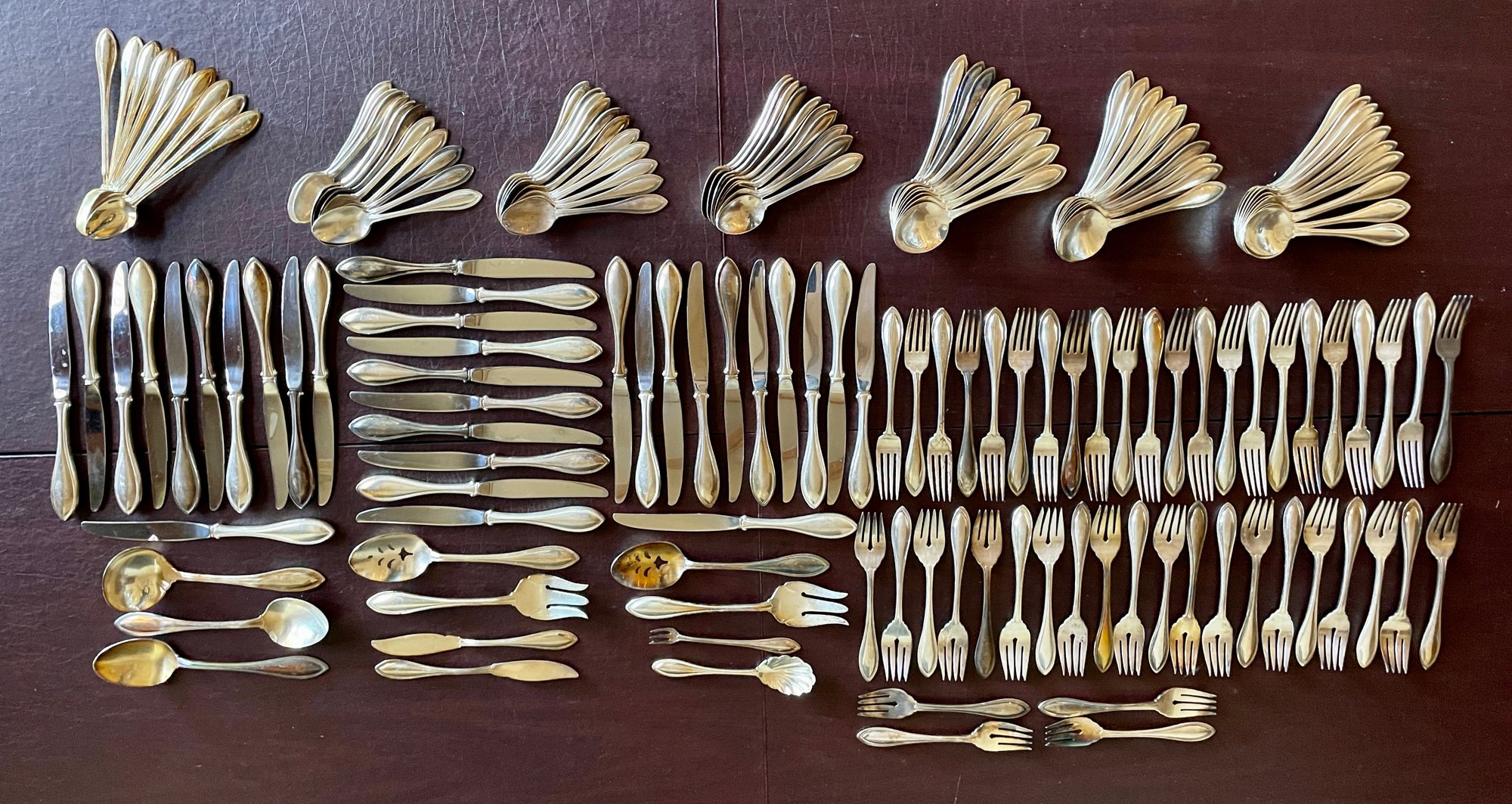Vintage Oneida Ltd. Flatware Set #30460 | Auctionninja.com