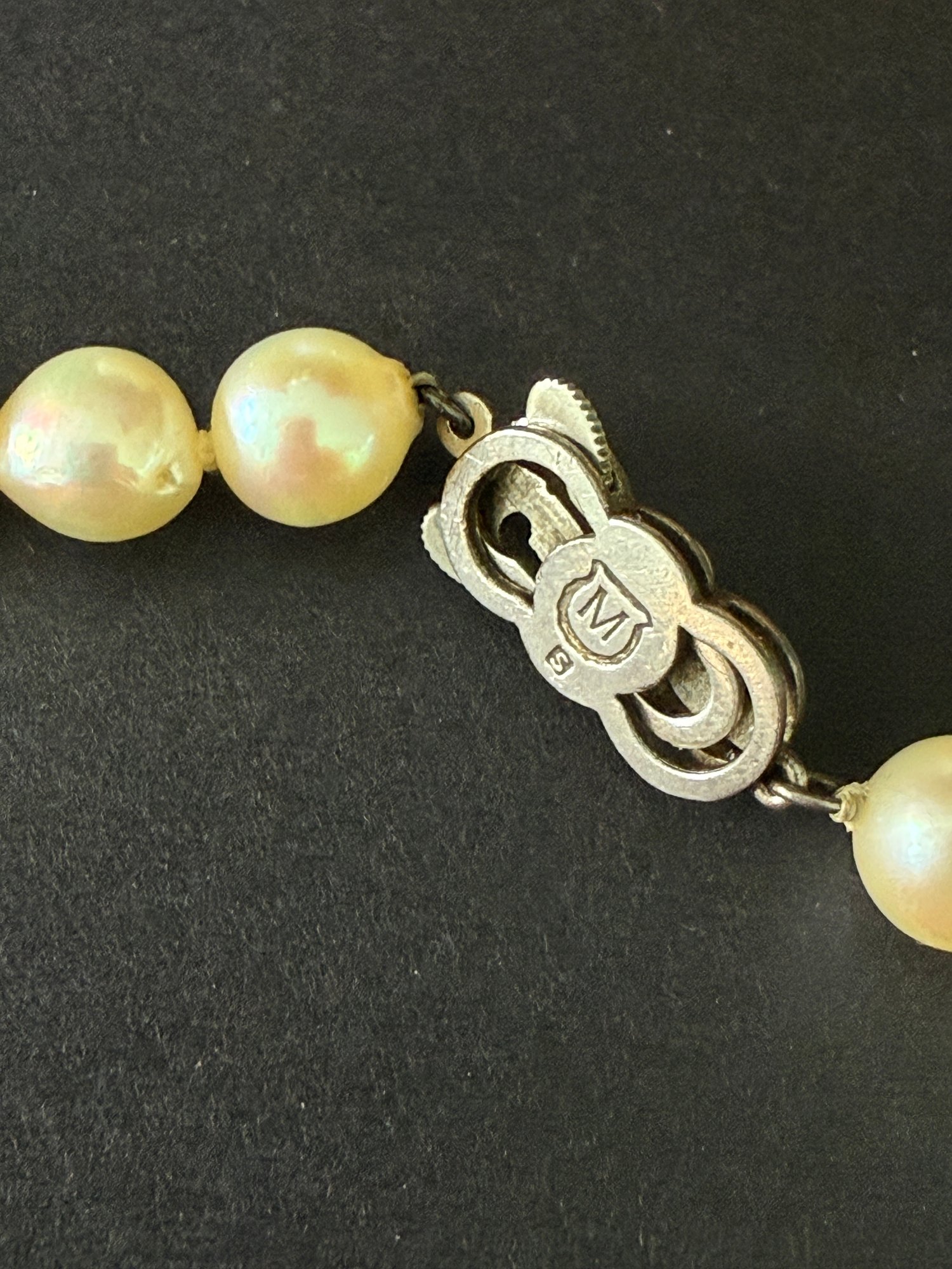 Stunning Vintage Mikimoto Pearls In Original Box #36690 | Auctionninja.com