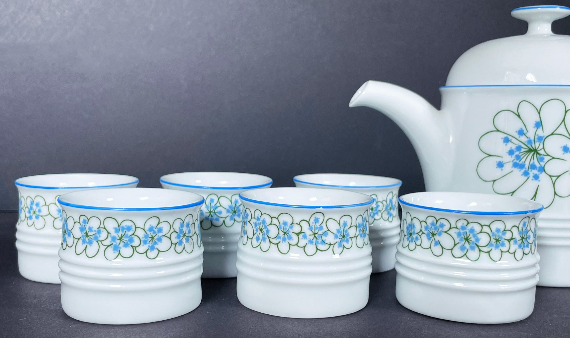 Vintage Melitta Germany Teapot, Salt & Pepper Shakers, And 6 Egg Cups ...