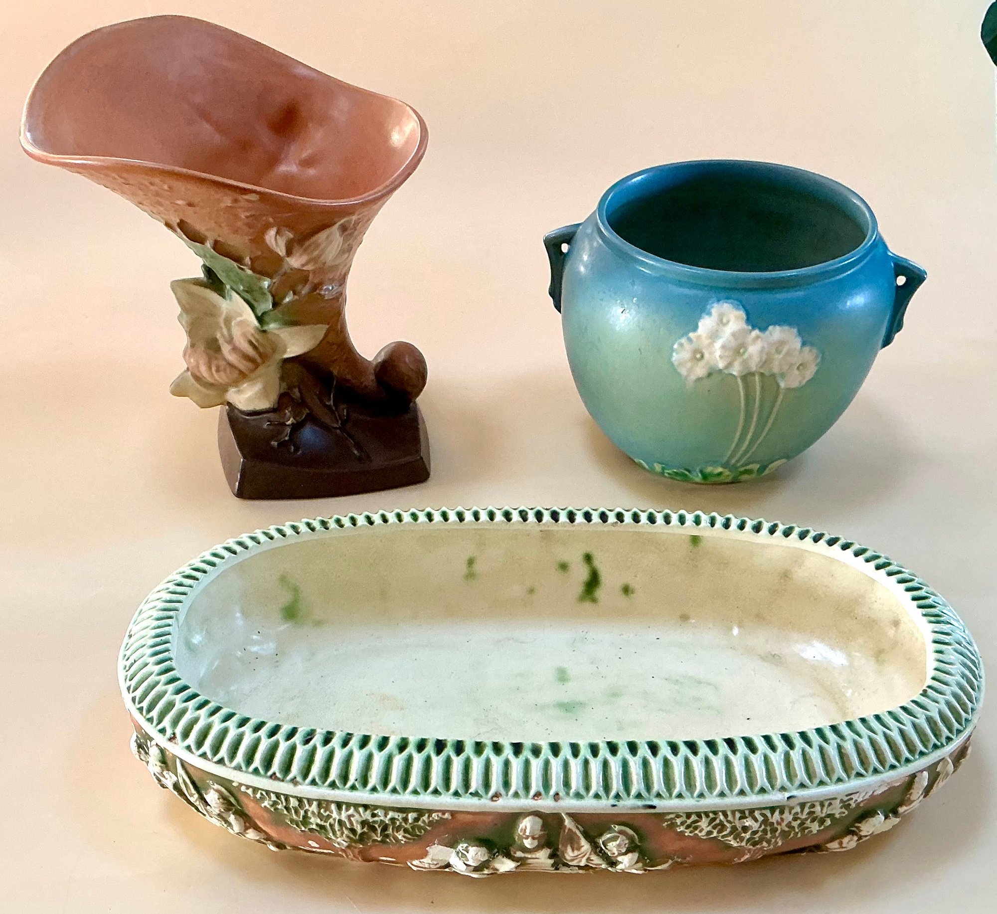 ROSEVILLE -PRIMROSE (crazed), MAGNOLIA CORNUCOPIA 8 (glaze Miss ...