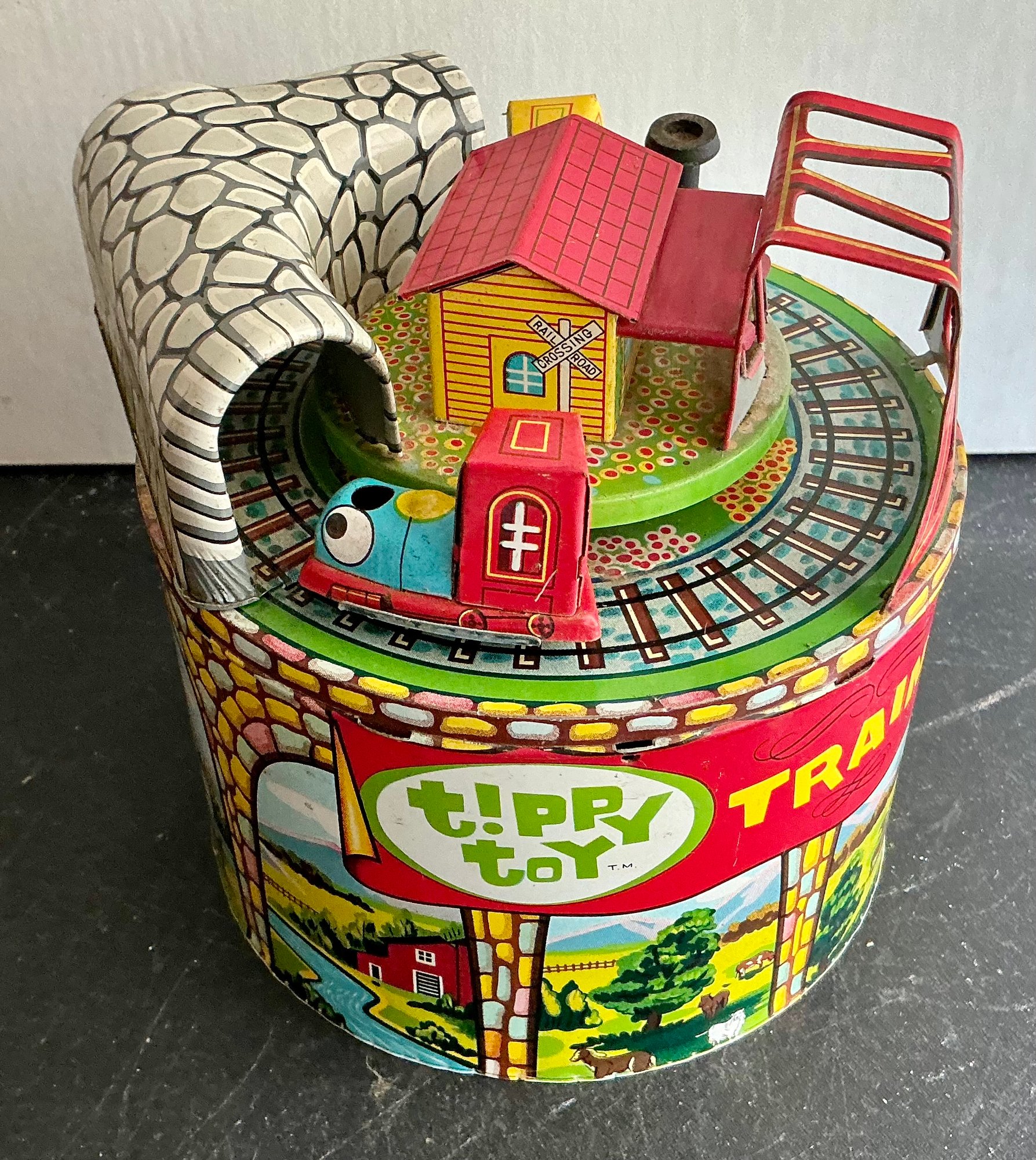 TPS TIN LITHO TIPPY TOY TRAIN TWO TRAIN CARS ON TRACK 5 1/2" TALL JAPAN ...