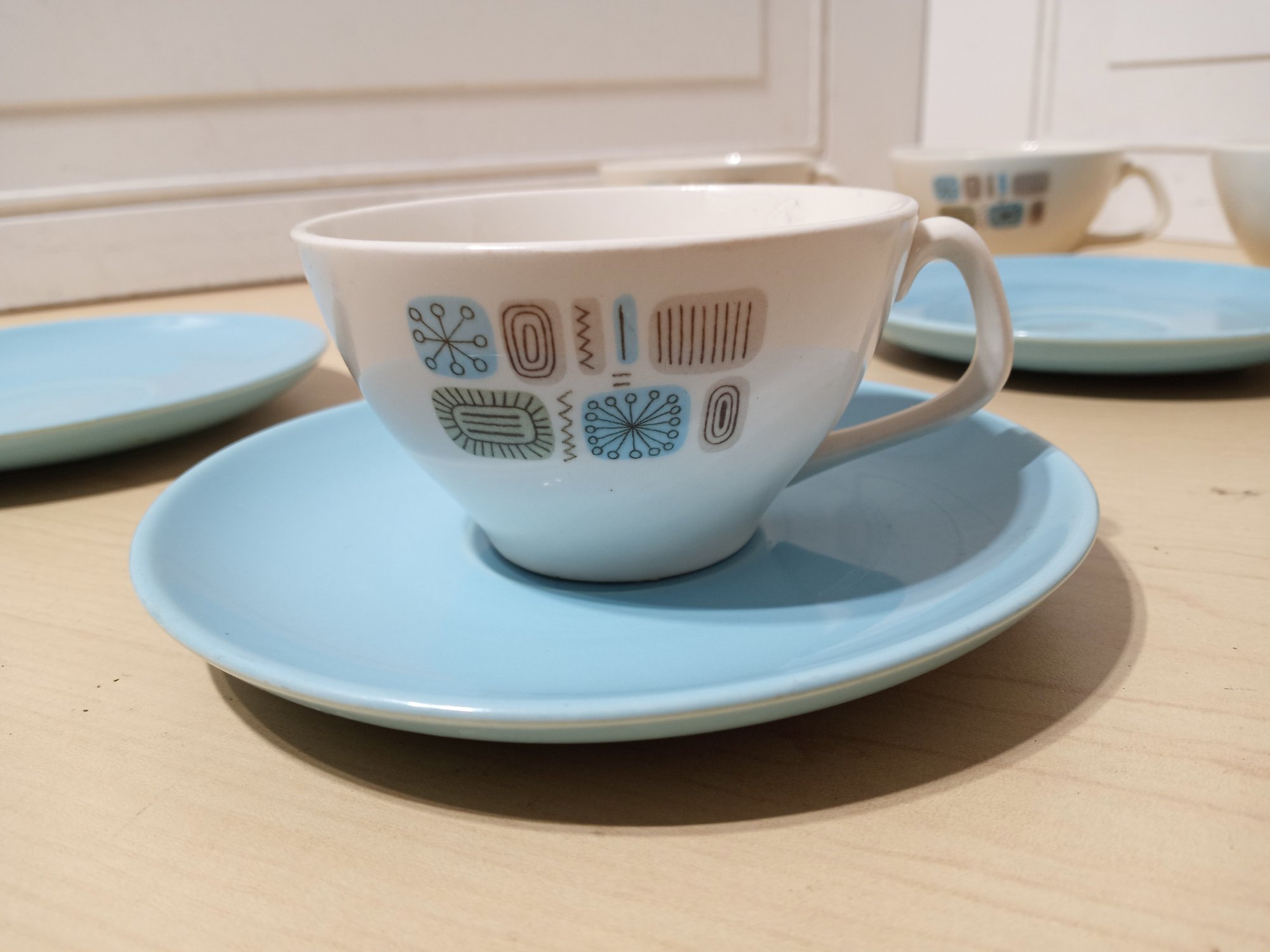 Set Of 4 Temporama Mid Mod Cups And Saucers. Great Atomic Age Design ...
