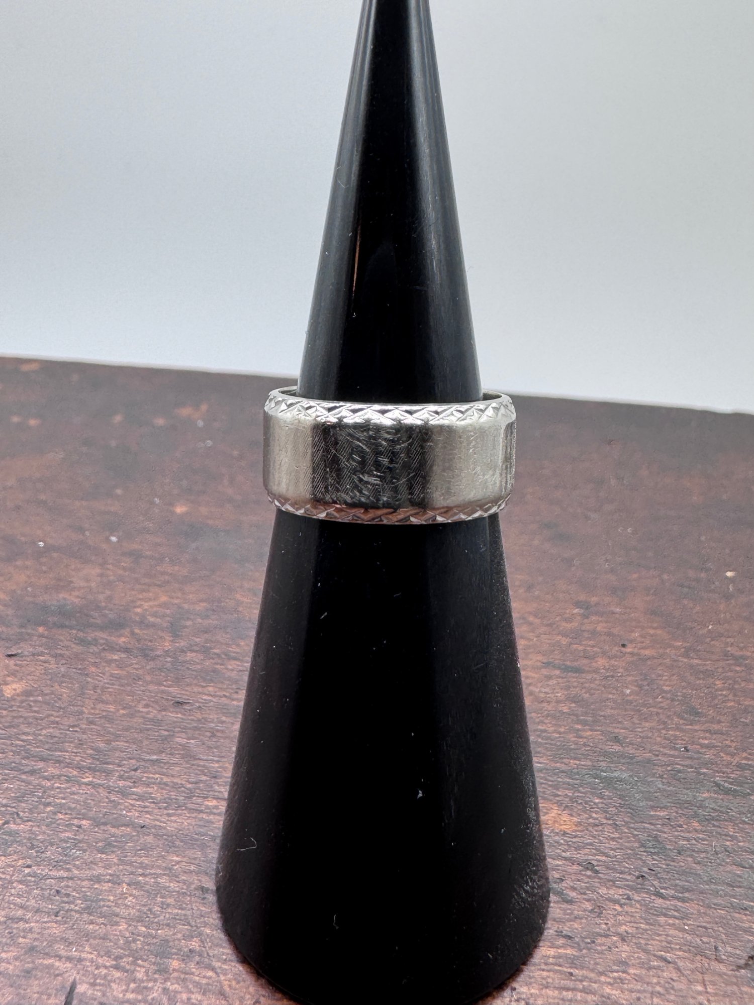 14K Gold "Keepsake" Band - Size 5 - 4.93 Grams #58035 | Auctionninja.com