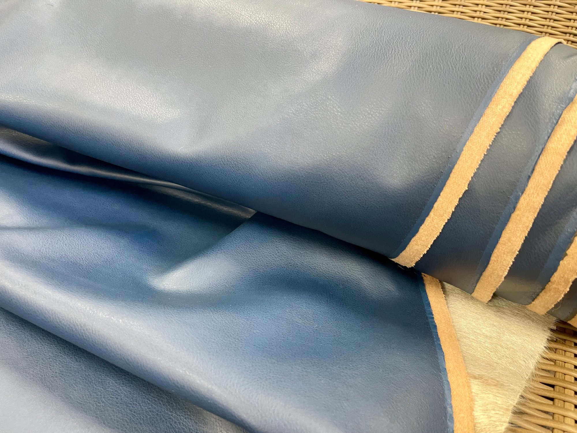 Eight Yards Of Sumptuous Donghia Designer Upholstery Fabric Luxurious ...