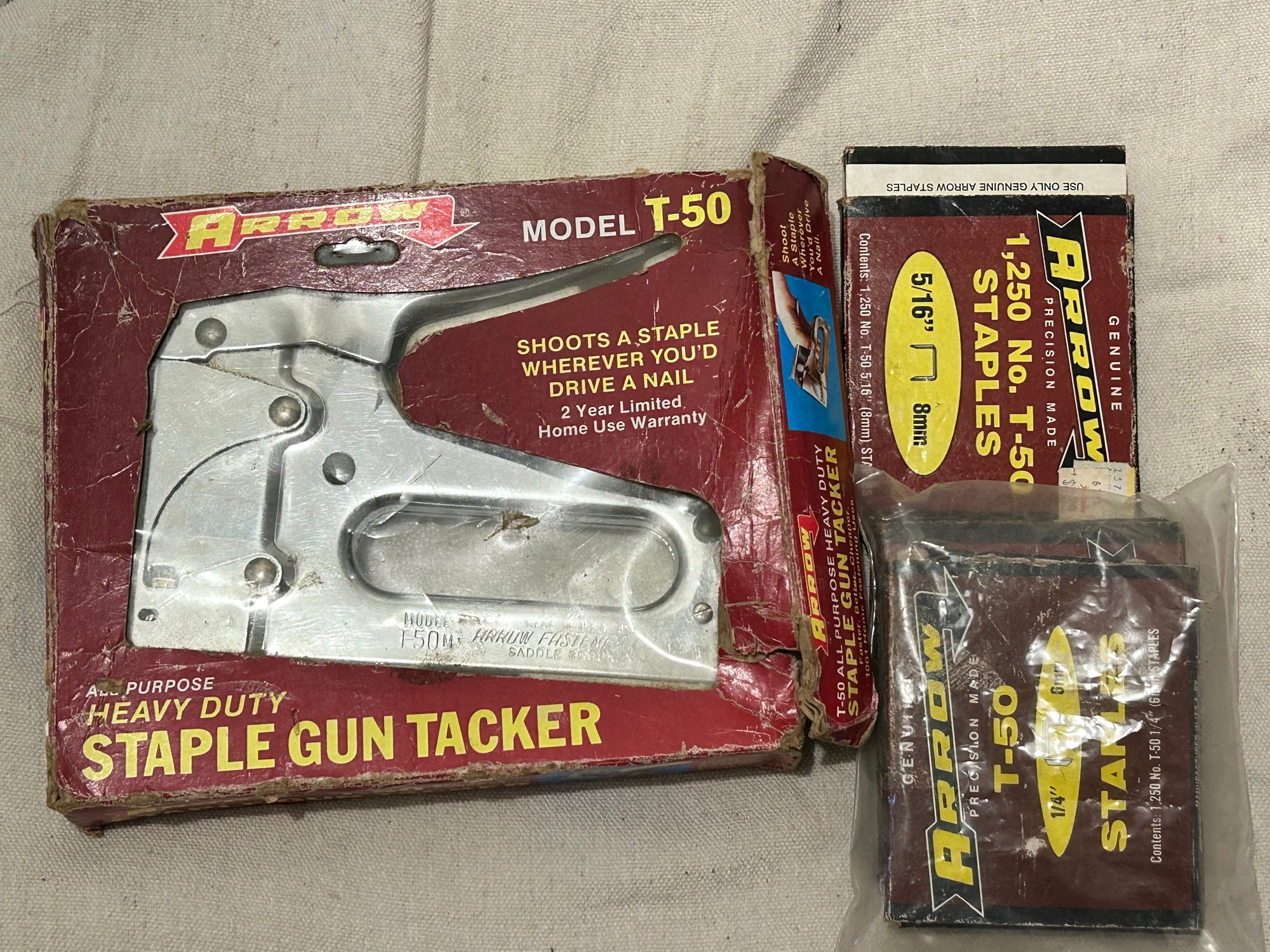 Heavy Duty Staple Gun Tacker #2937 | Auctionninja.com