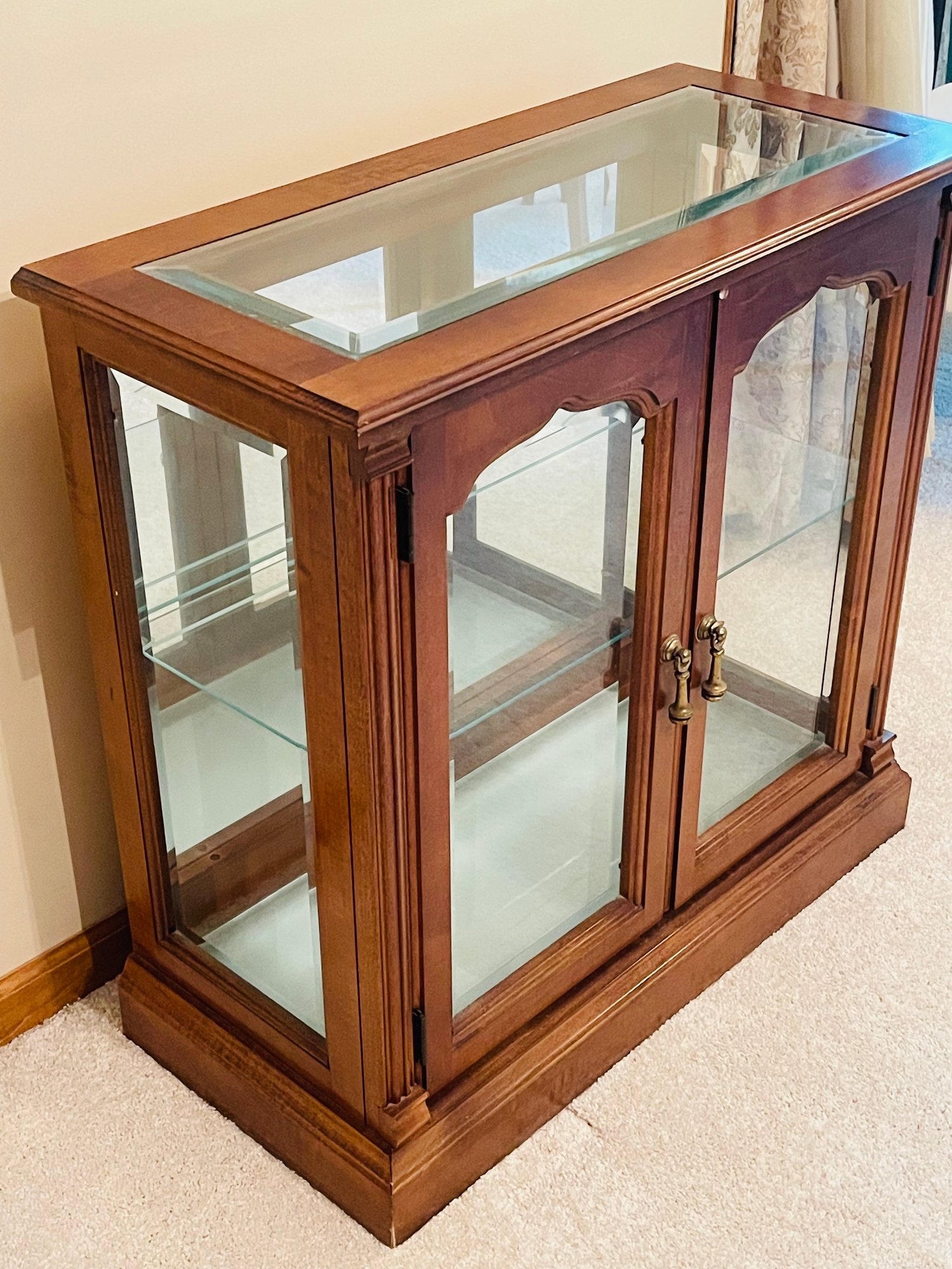 Pulaski Furniture Bottom Lighted Curio Display Case Double Door #1854 ...