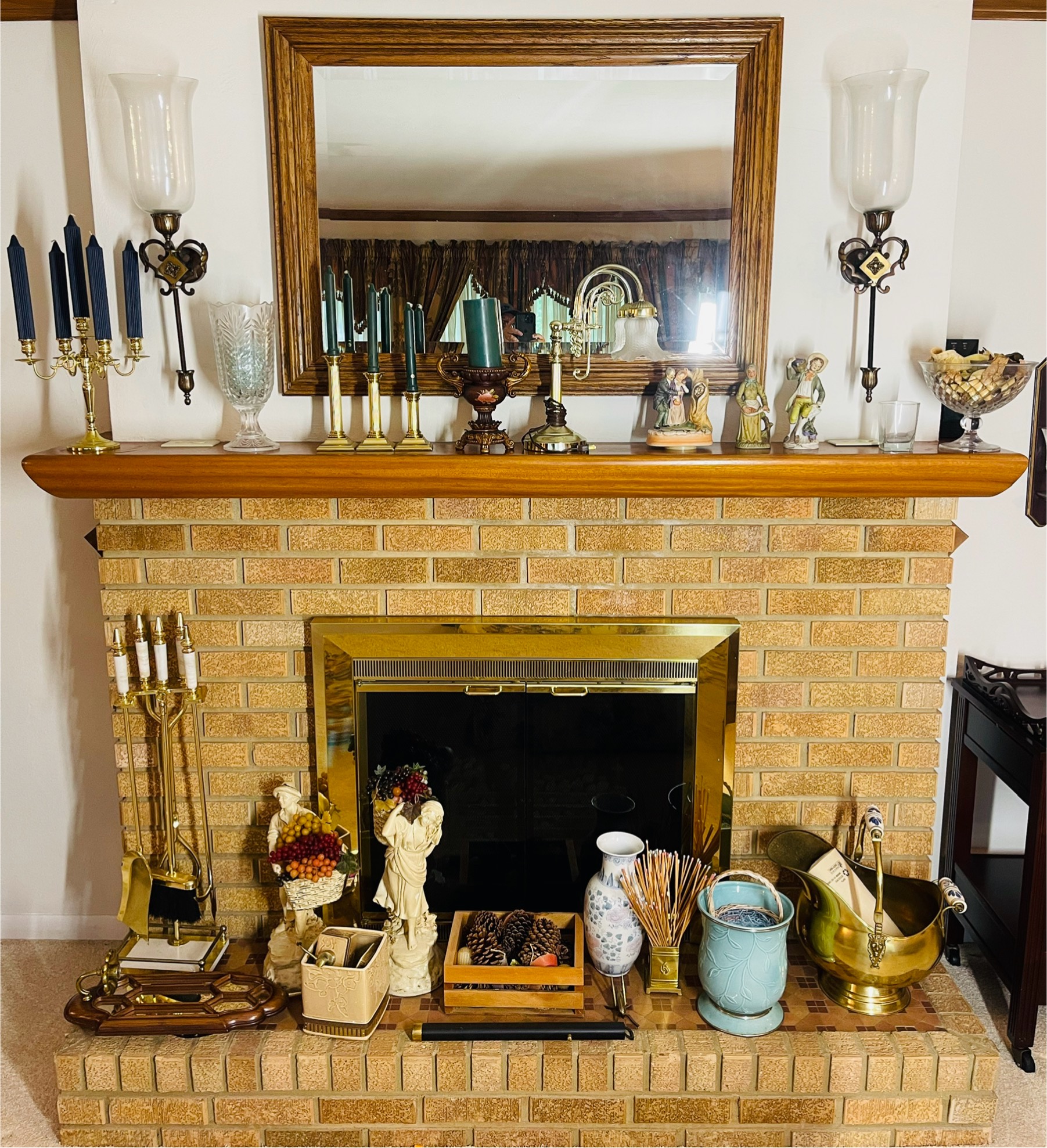 Contents Of Fireplace Mantle Living Room Fireplace Set Vases Figurines ...