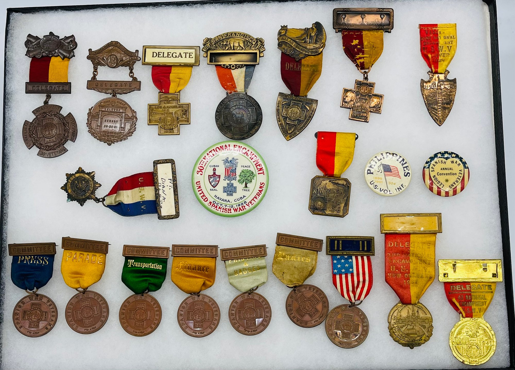 Group Lot Twenty-One Spanish American War Veterans Medal Collection Gar ...
