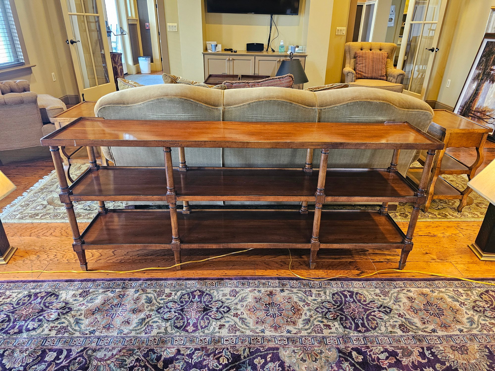 Console Table #8409 | Auctionninja.com
