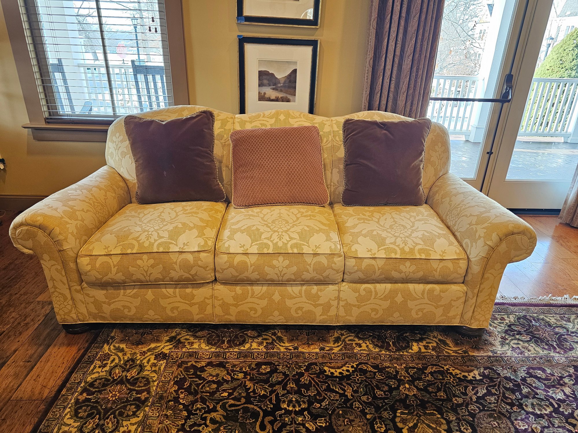 Gorgeous Upholstered Pearson Couch #8411 | Auctionninja.com