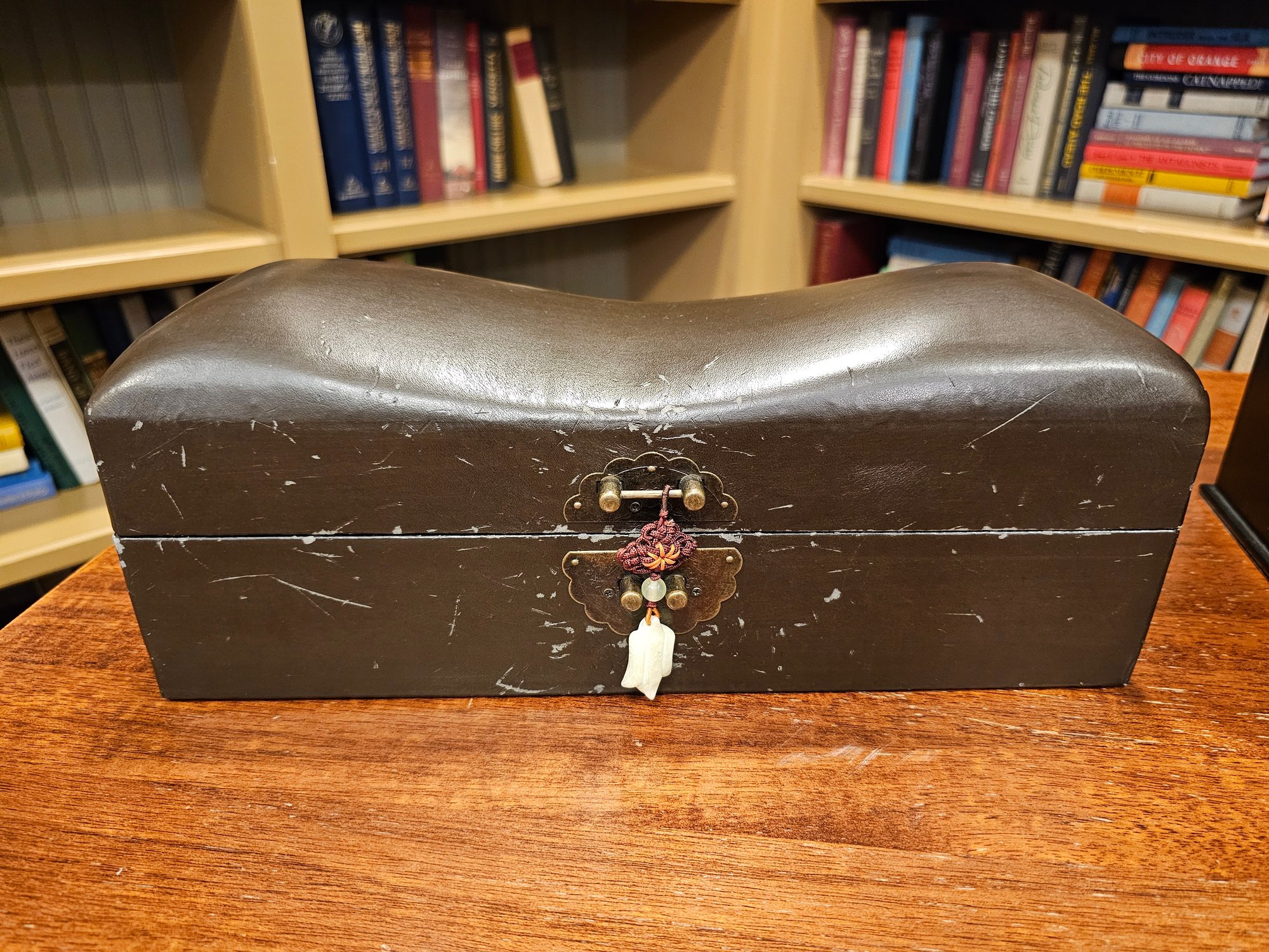 Asian Box Filled With Cards #8423 | Auctionninja.com
