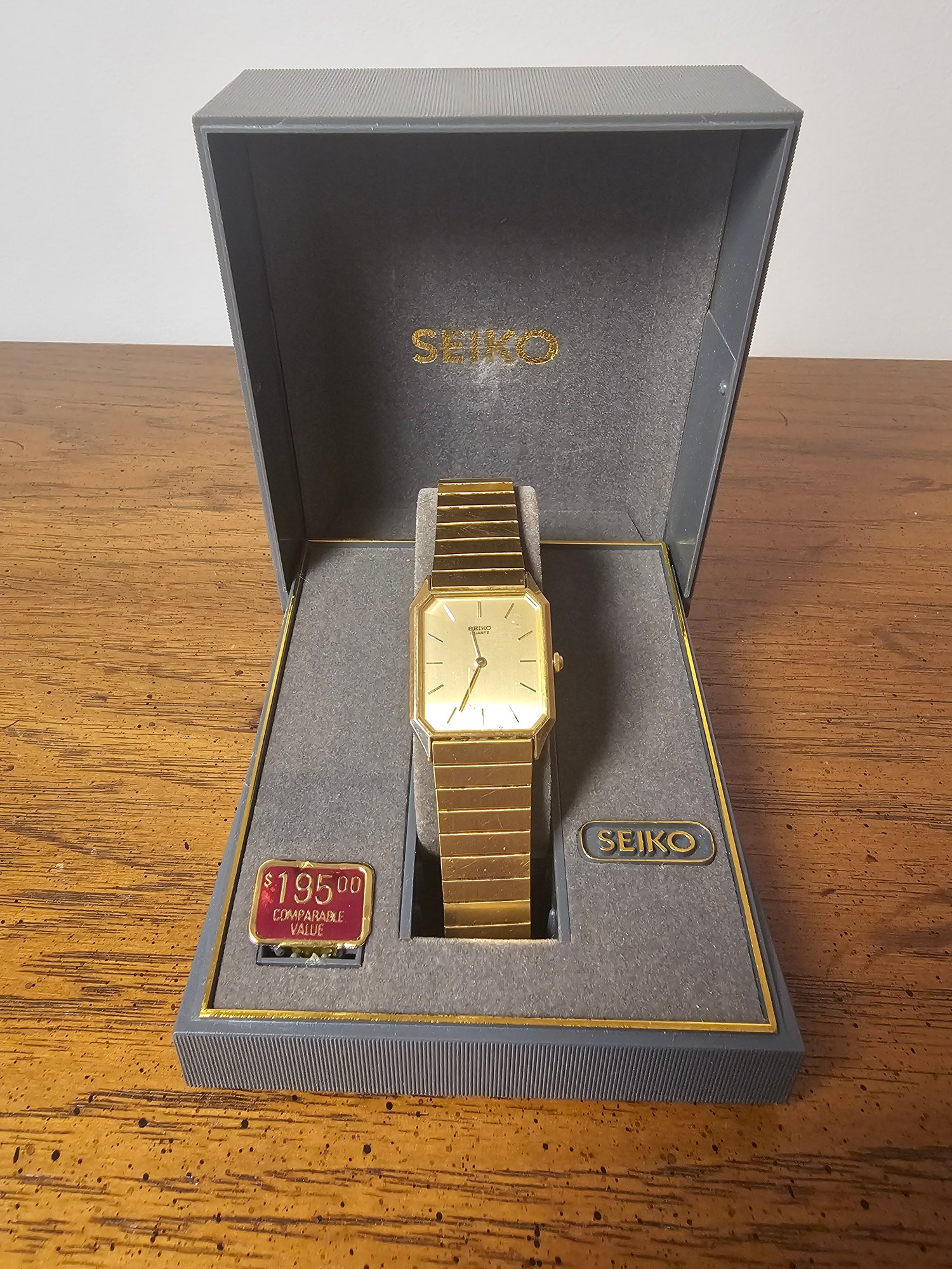Vintage Seiko Watch And Box #8603 | Auctionninja.com