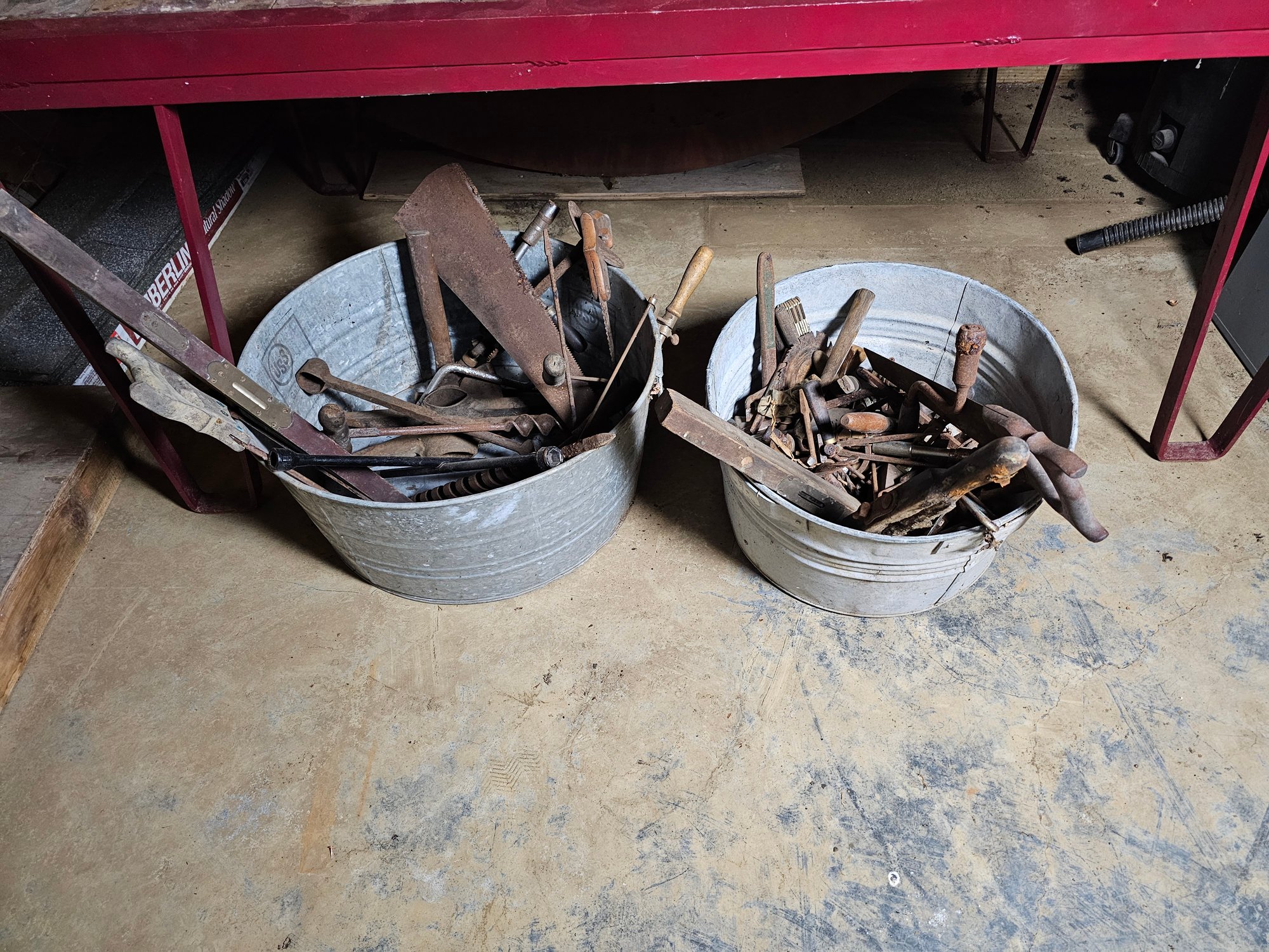 Two Buckets Full Of Rusty Old Tools #9264 | Auctionninja.com