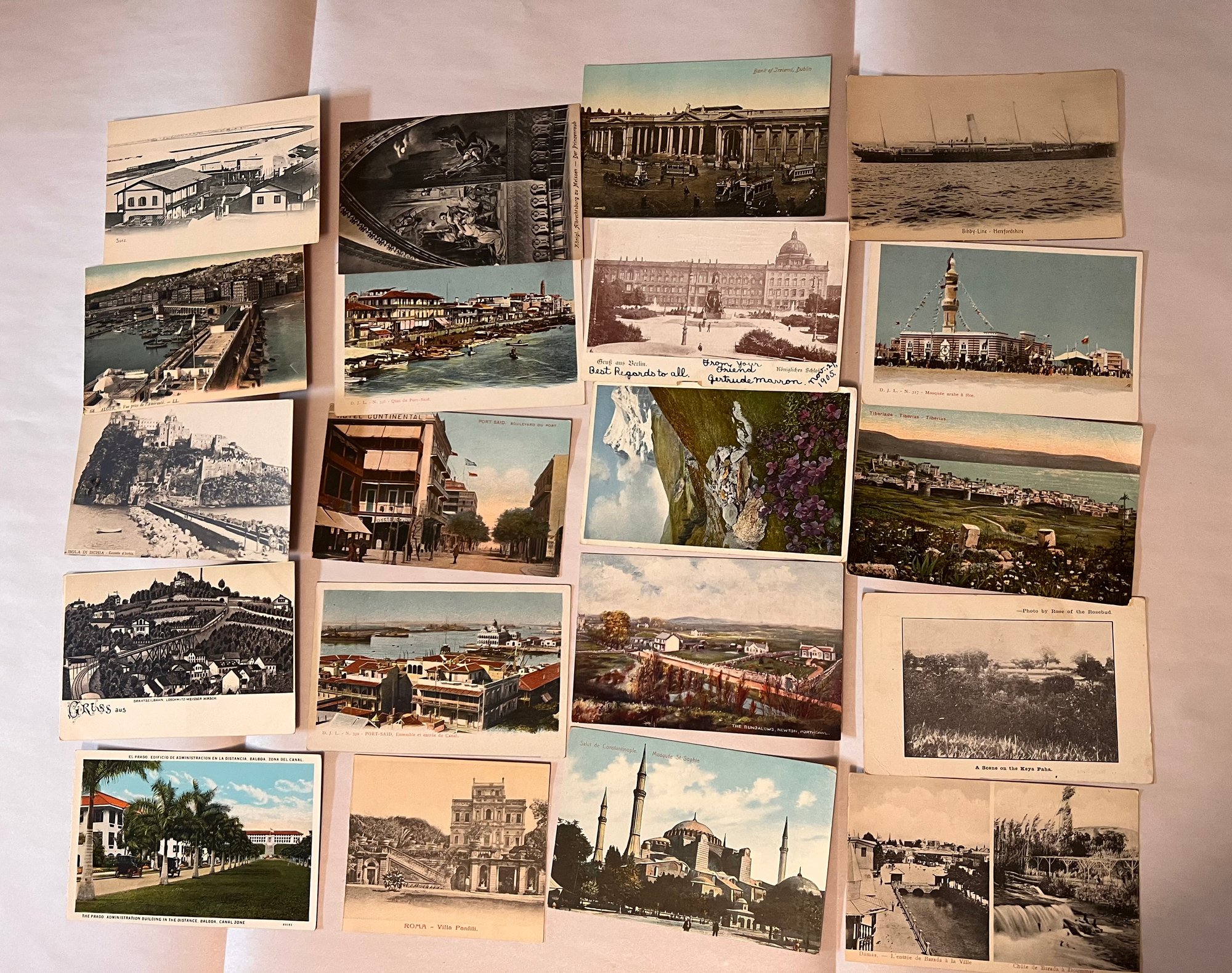 International Postcards Lot (qty 100) #1982 | Auctionninja.com