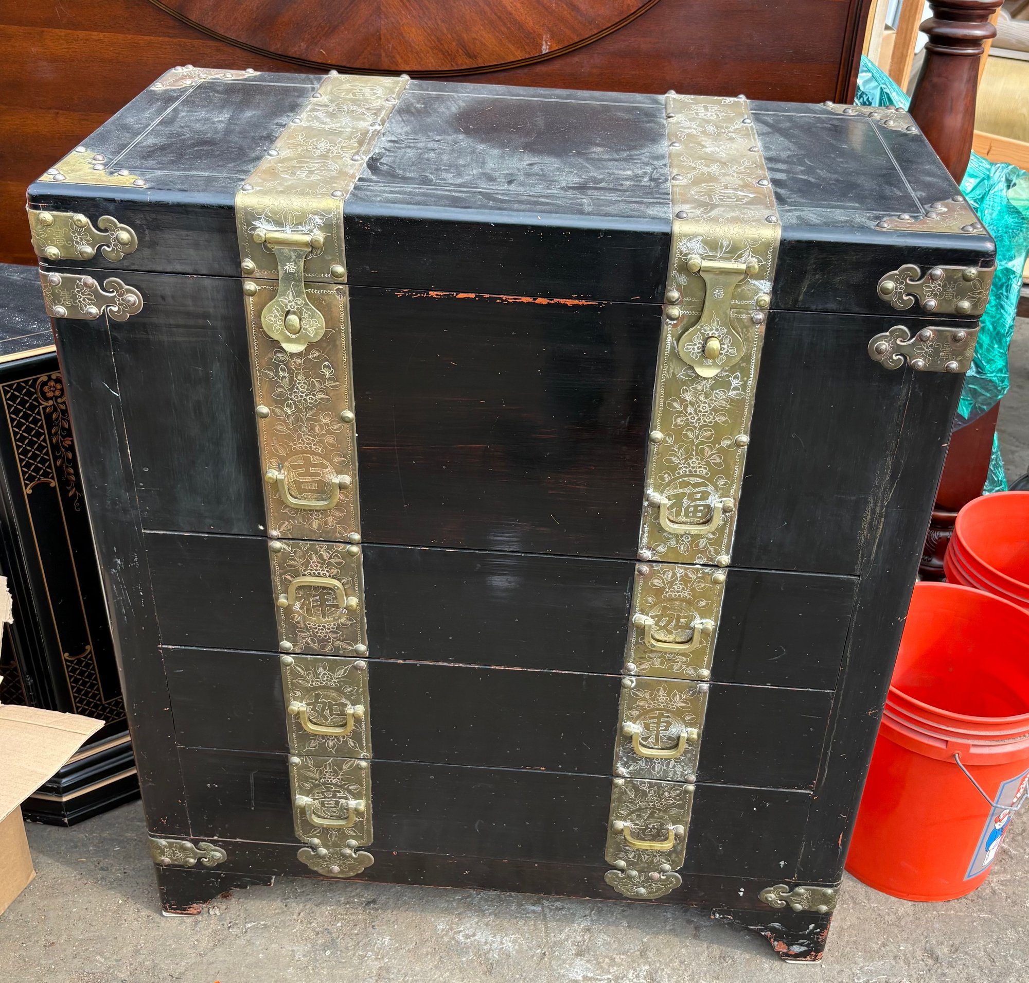 Chinese Cedar Chest H. Jhangimal & Bros #1975 | Auctionninja.com