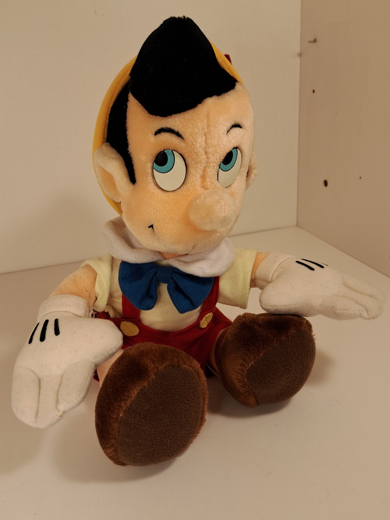 Walt Disney World Pinocchio Plush #3041 | Auctionninja.com