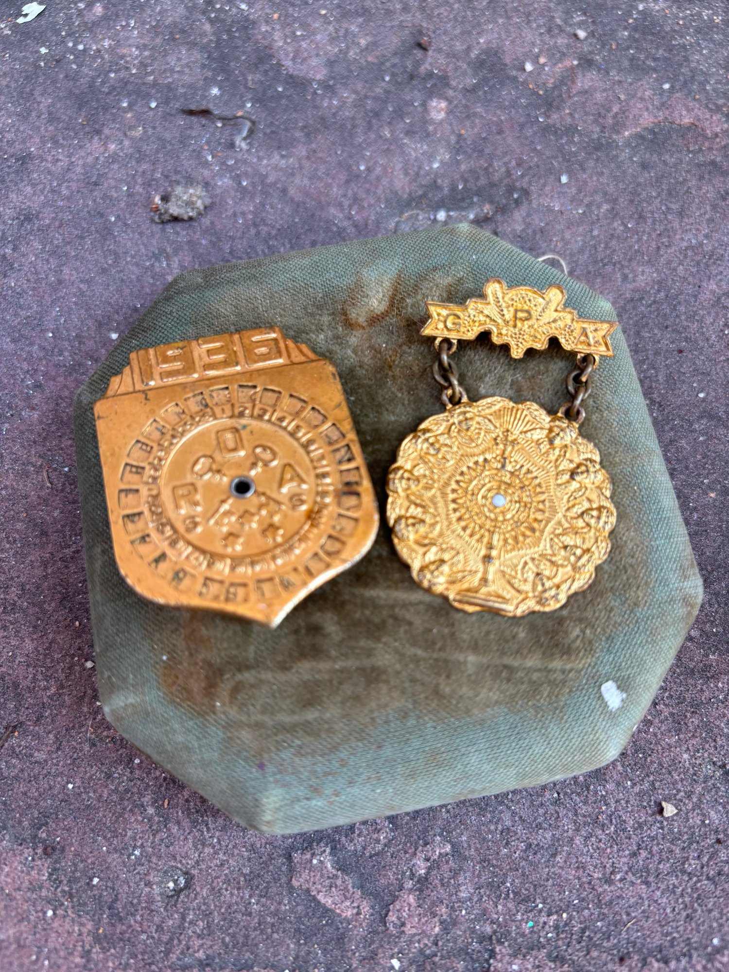 Vintage Medal And Decoder #3197 | Auctionninja.com