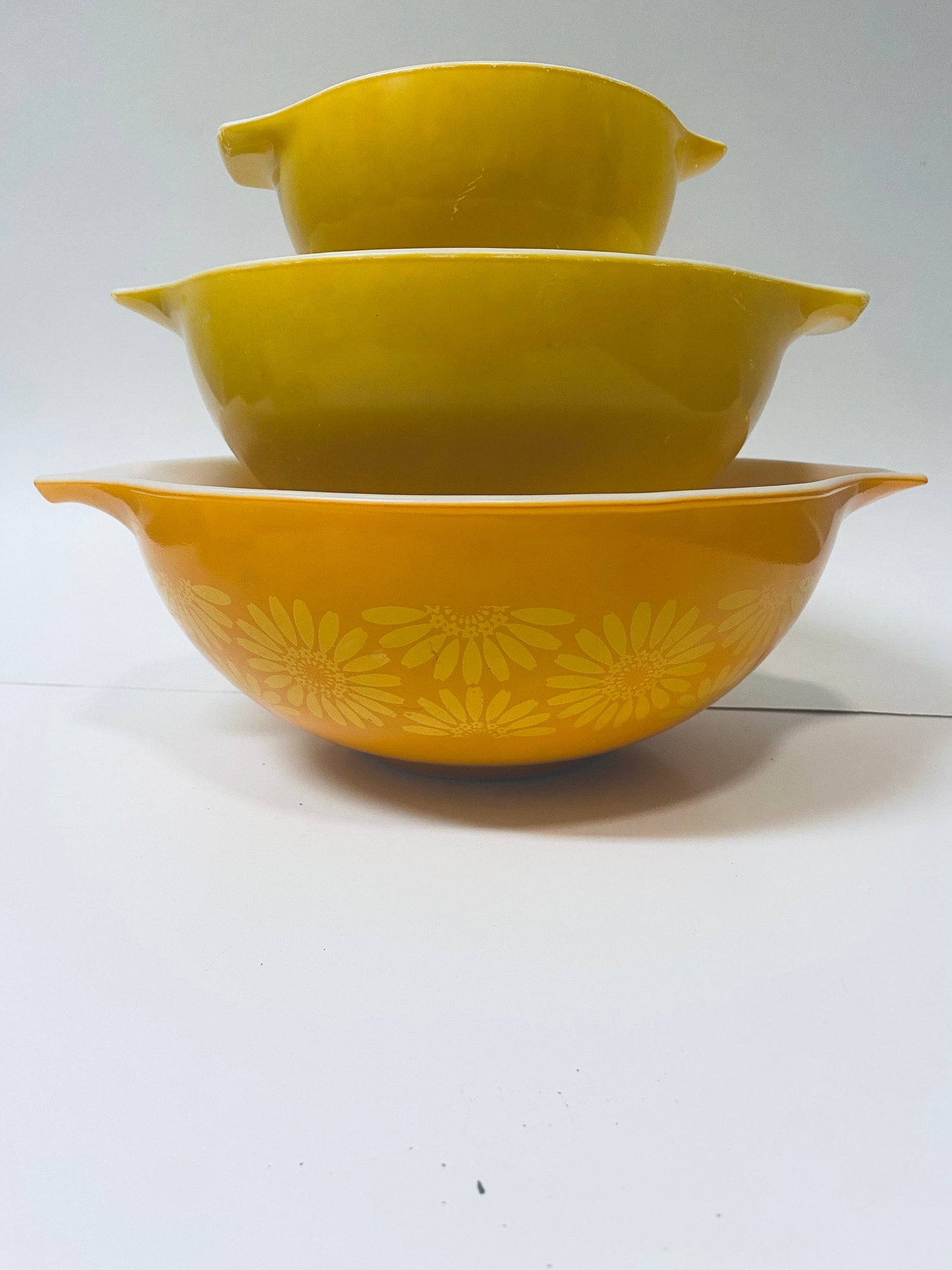 Orange Daisy Pyrex Cinderella Bowl Set #2910 | Auctionninja.com