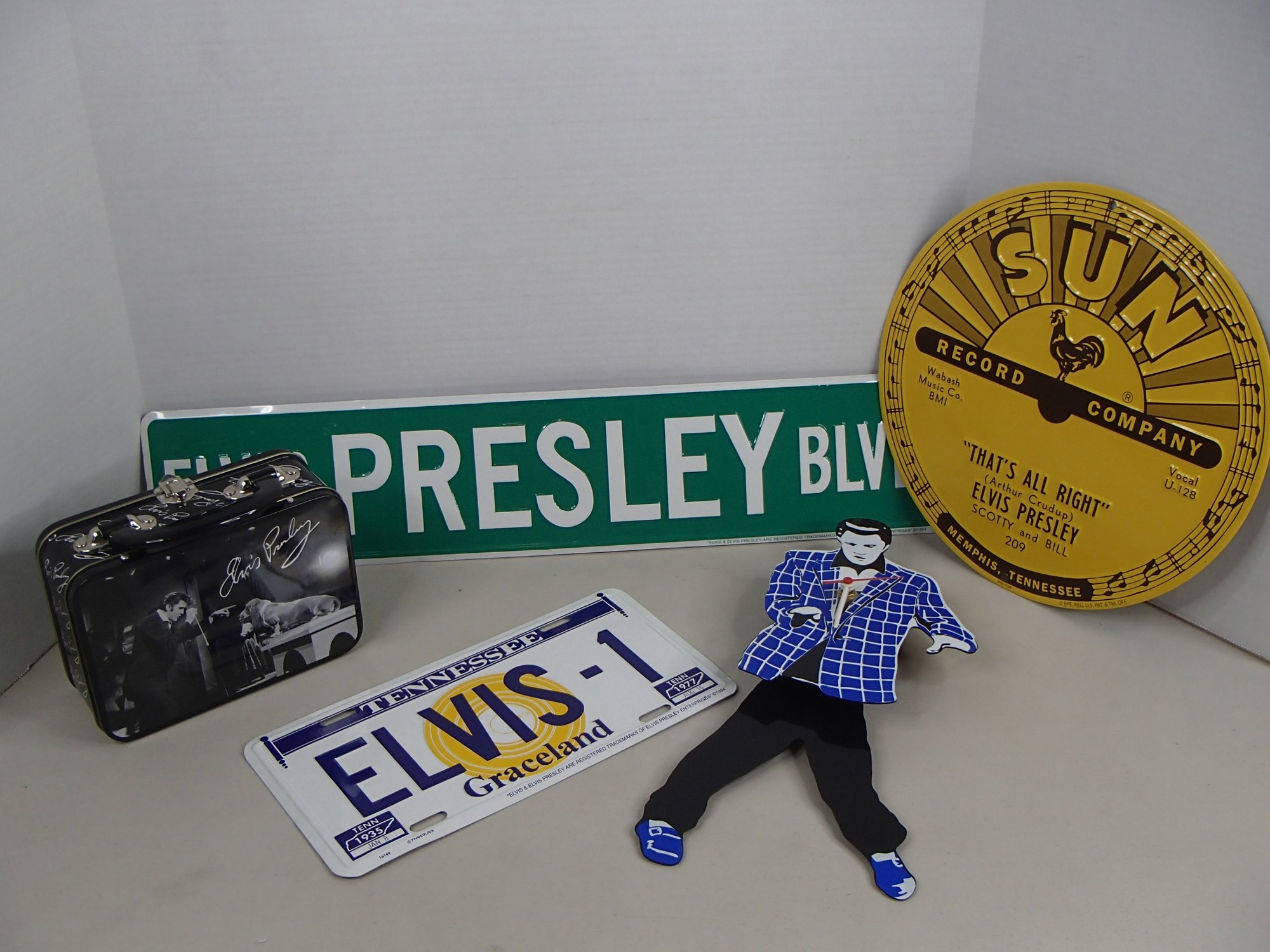 Elvis Presley Clock And Tin Signs #6298 | Auctionninja.com