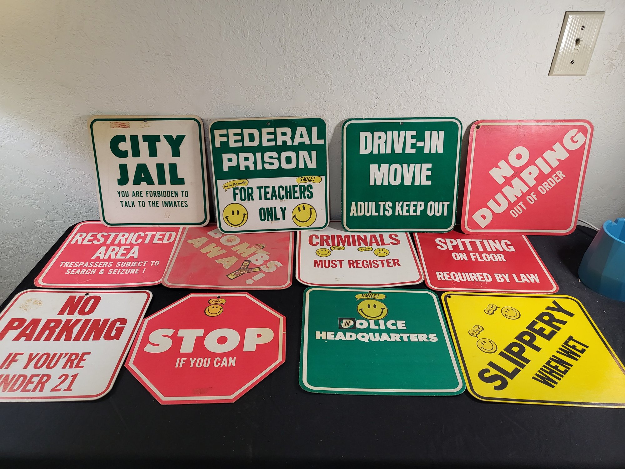 Sign Sign Everywhere A Sign #7051 | Auctionninja.com