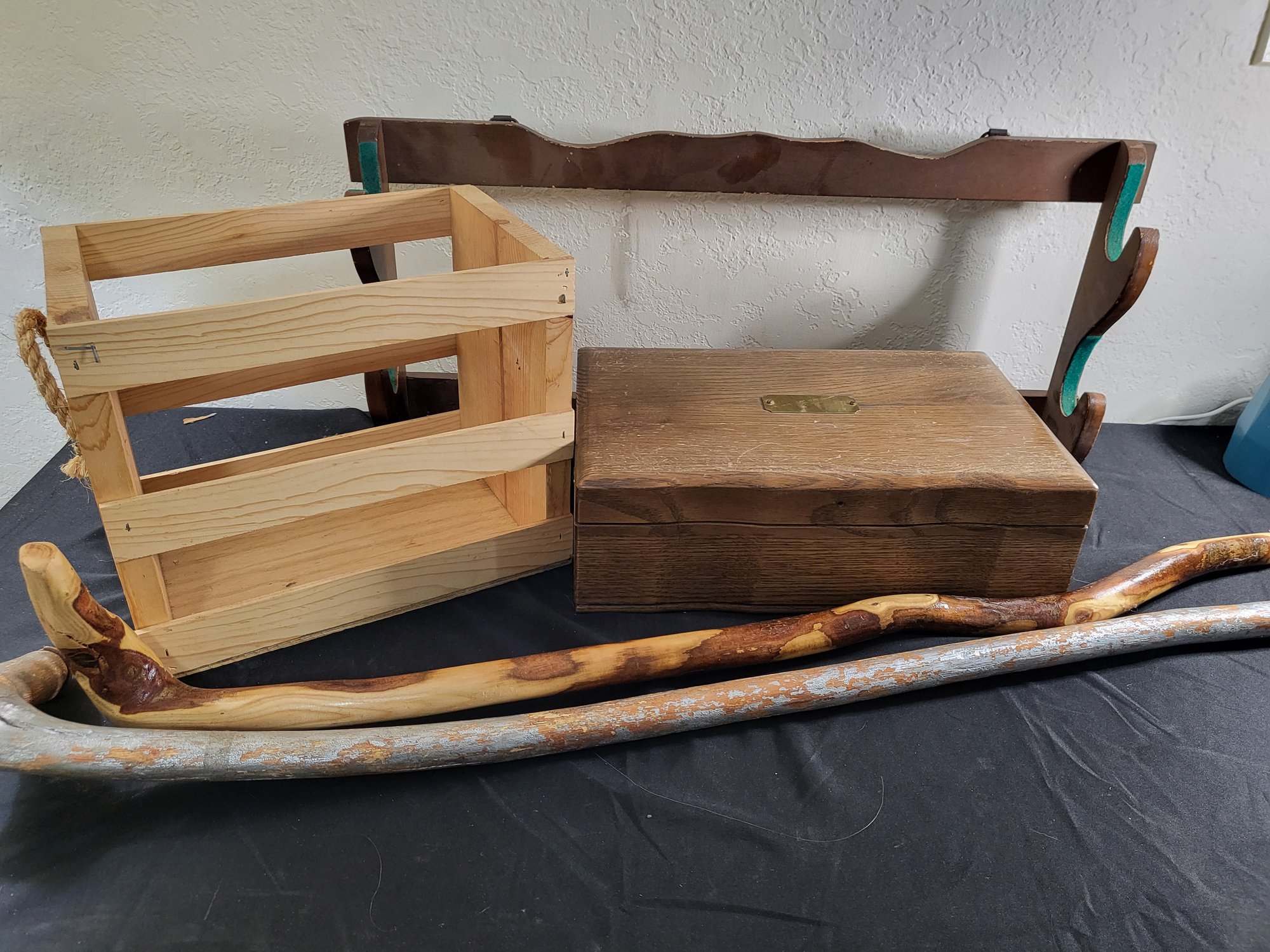 Cane's And Boxes #7140 | Auctionninja.com