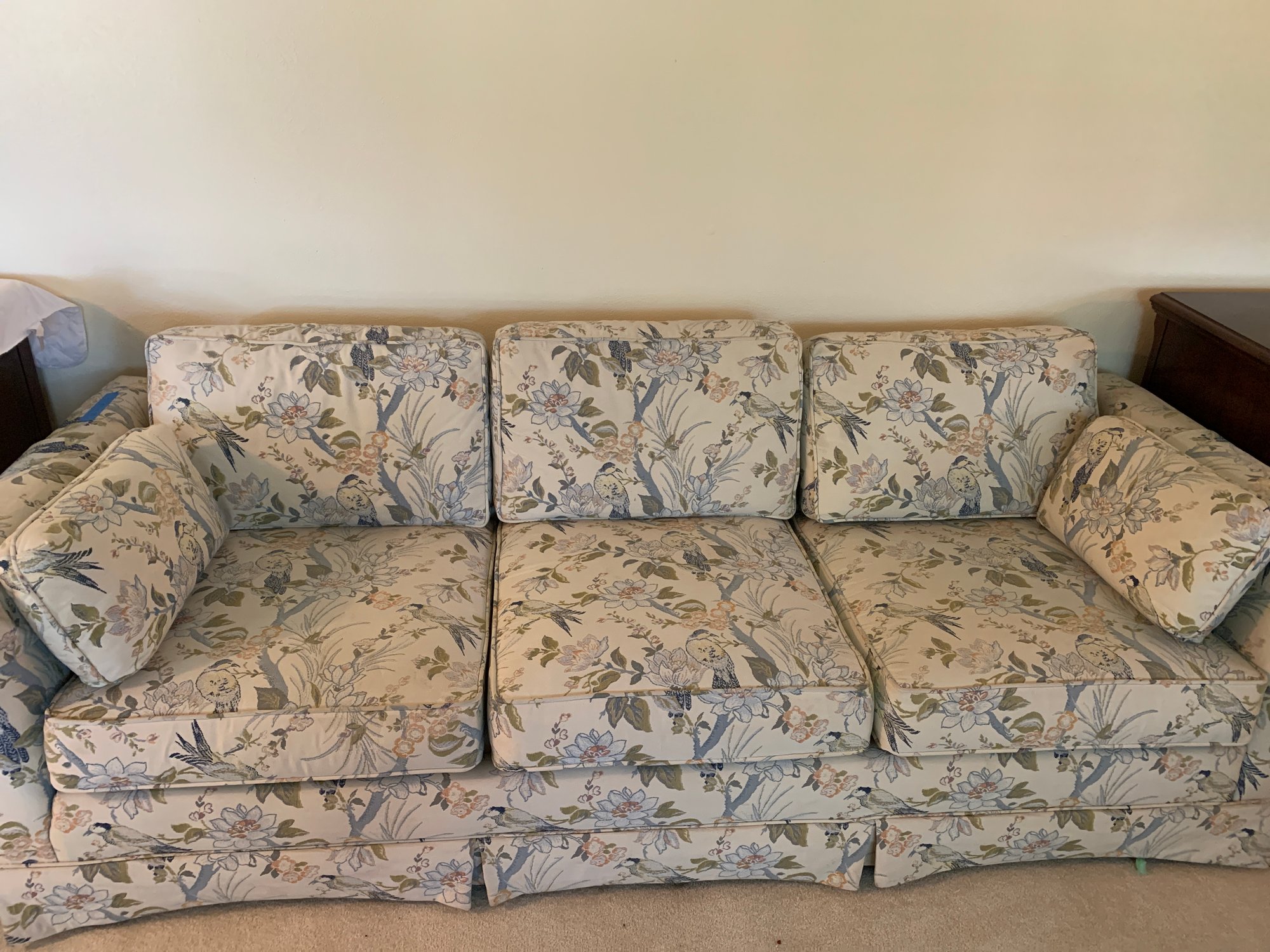 Beautiful Birds Sofa #6504 | Auctionninja.com