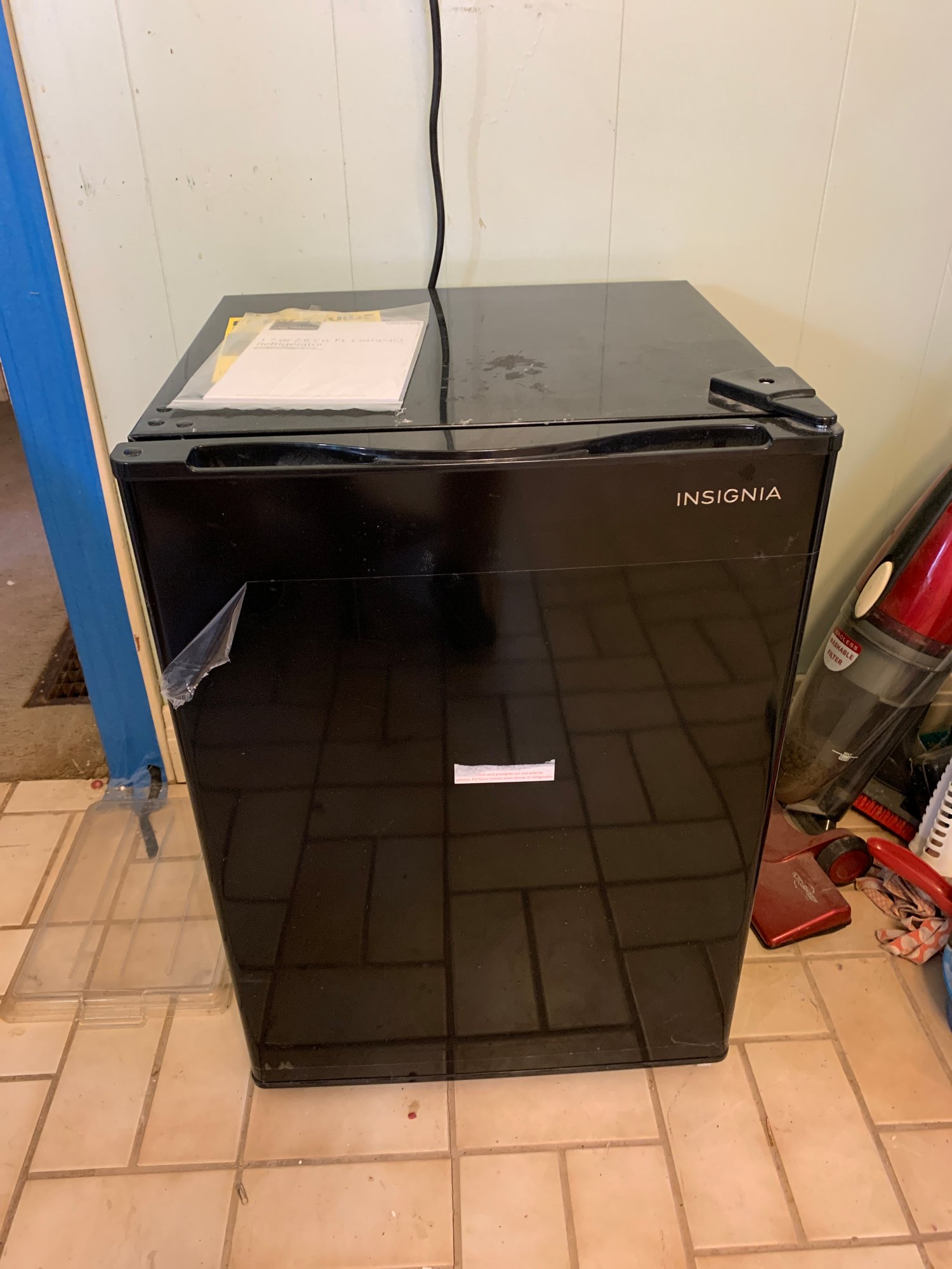 Mini Fridge #7502 | Auctionninja.com