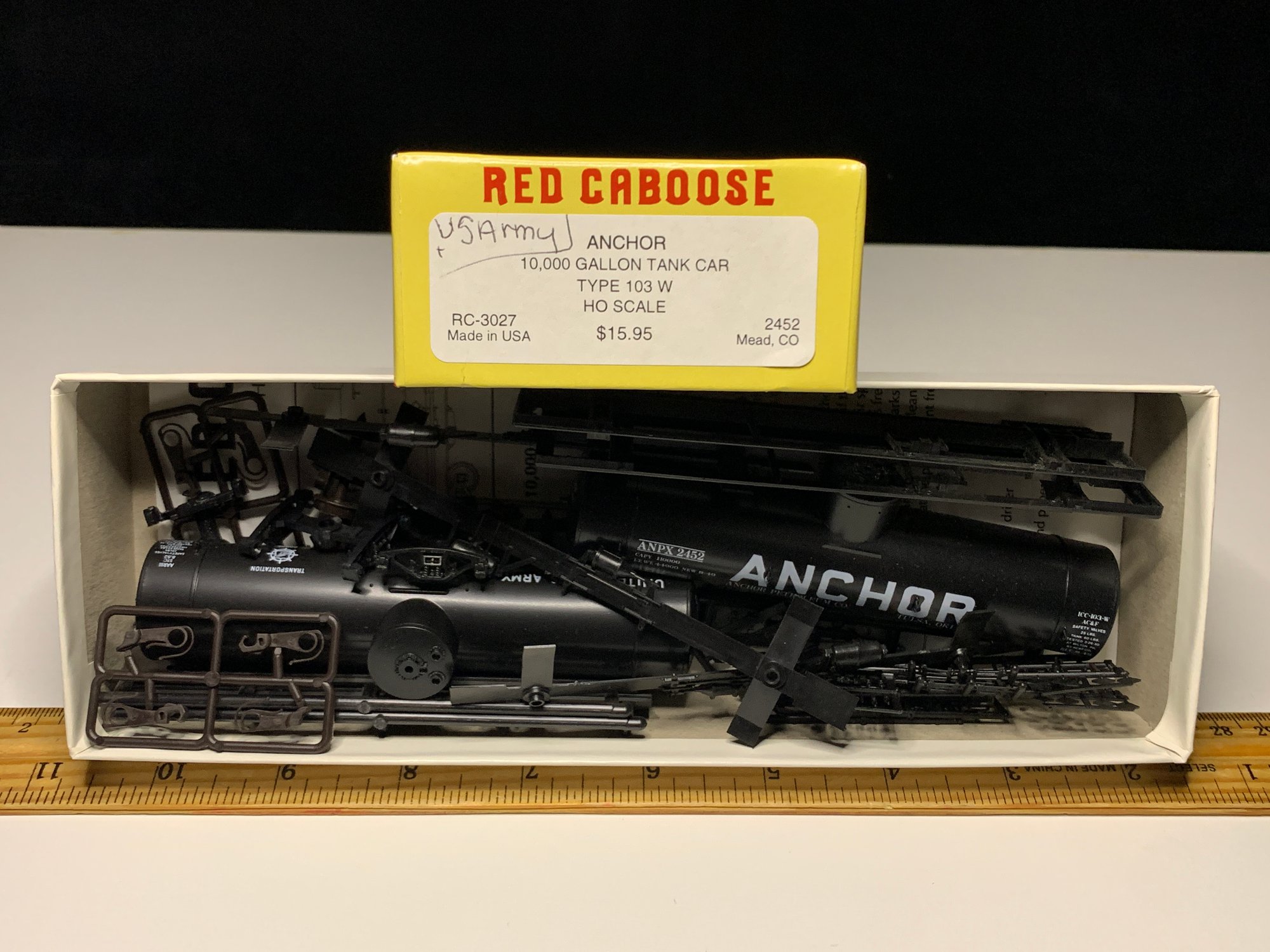 Red Caboose - HO Scale - Anchor Type 103W 10,000 Gallon And US Army ...