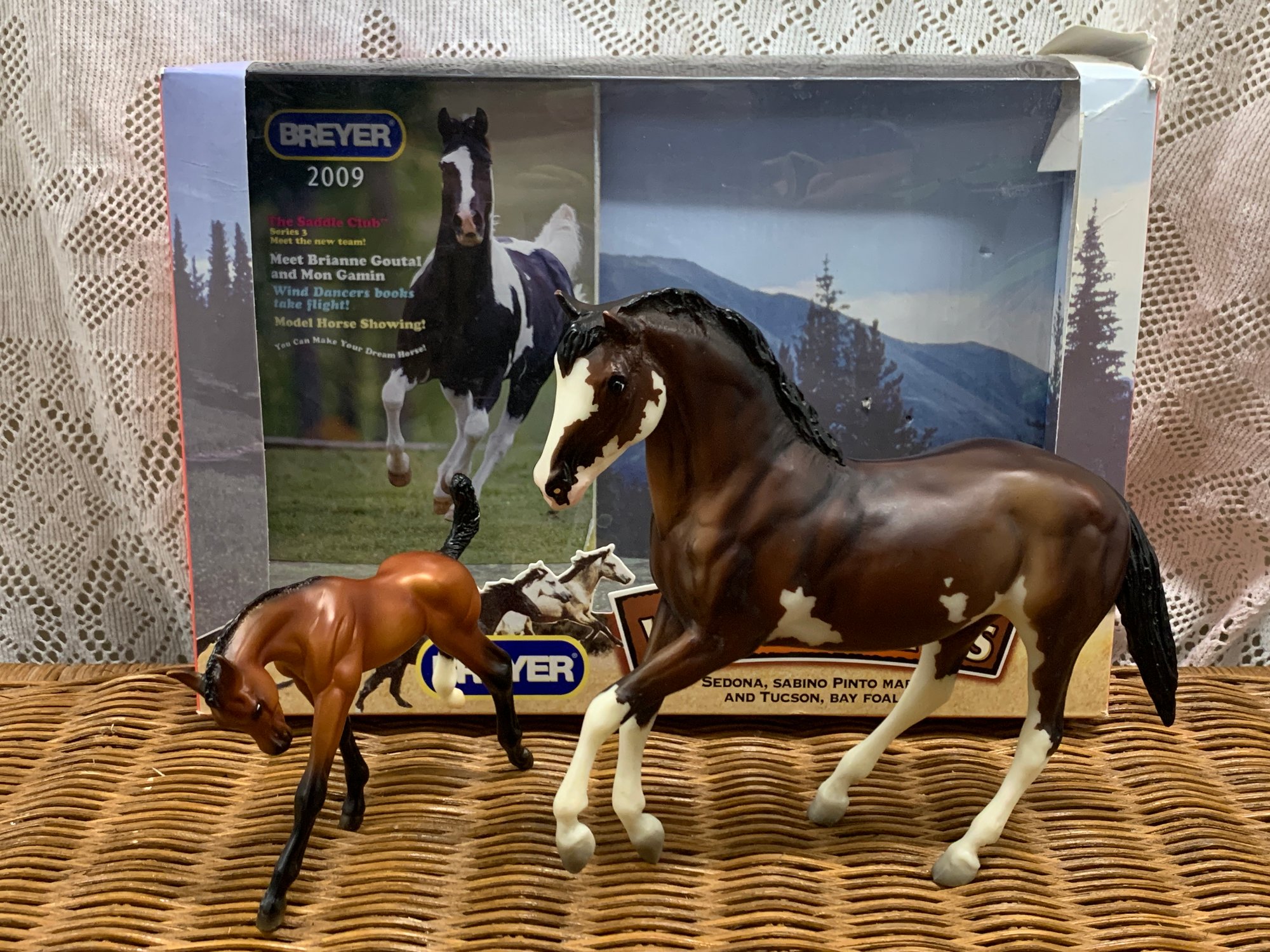 Two Plastic Toy Horses Breyer Box #5822 | Auctionninja.com
