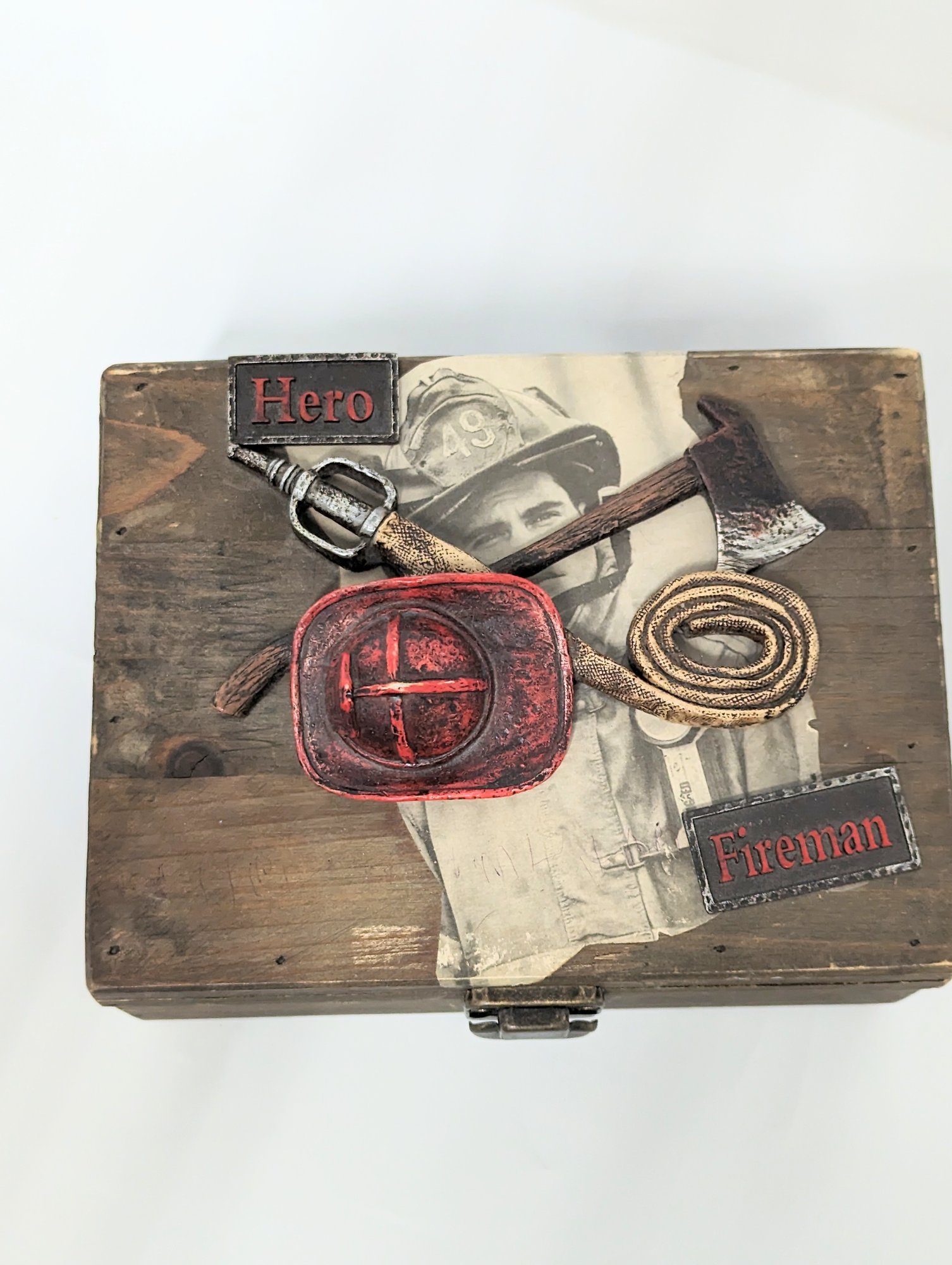 Firefighter Themed Memento Box #1223 | Auctionninja.com