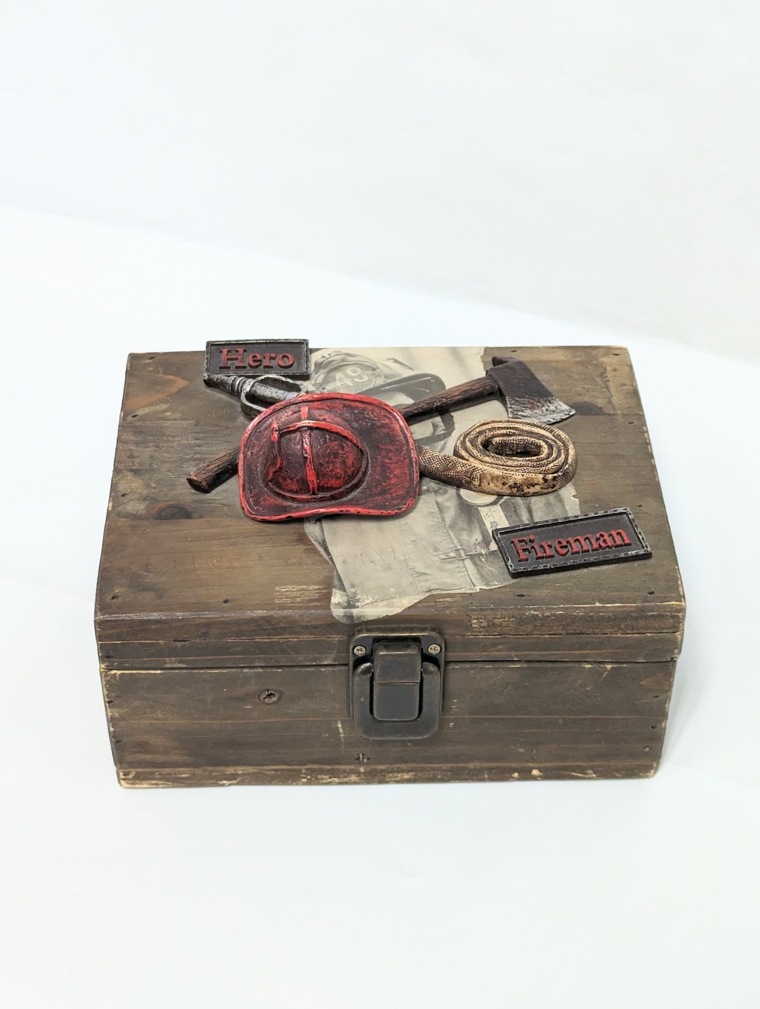 Firefighter Themed Memento Box #1223 | Auctionninja.com